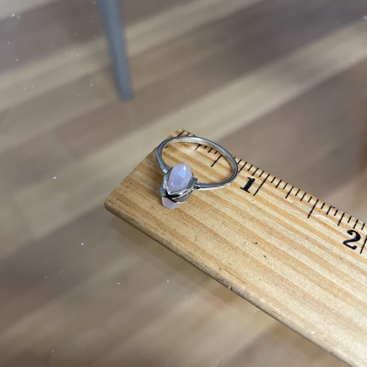 silver quartz ring size 4-5 - Depop
