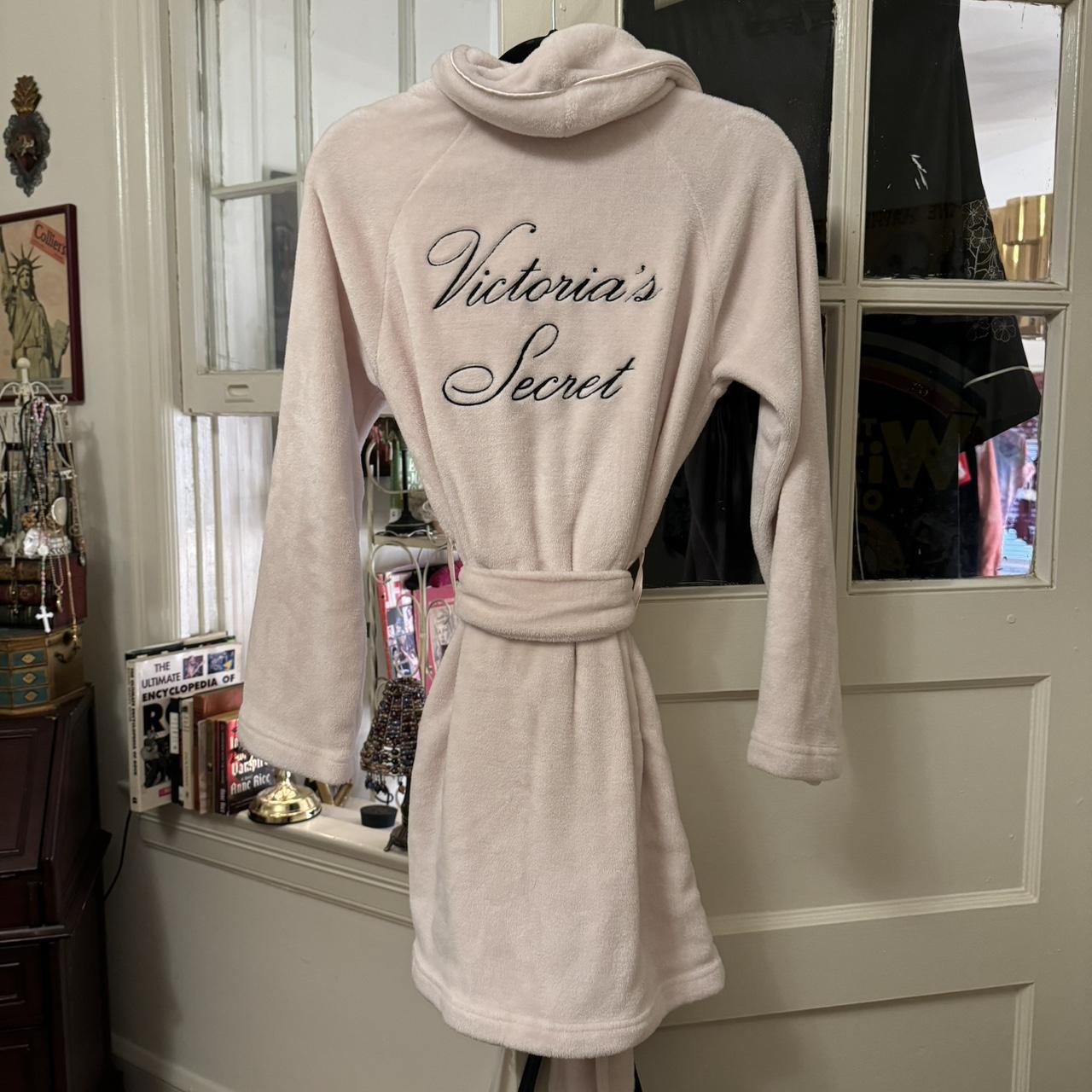 Classic Victoria’s Secret Robe - Depop