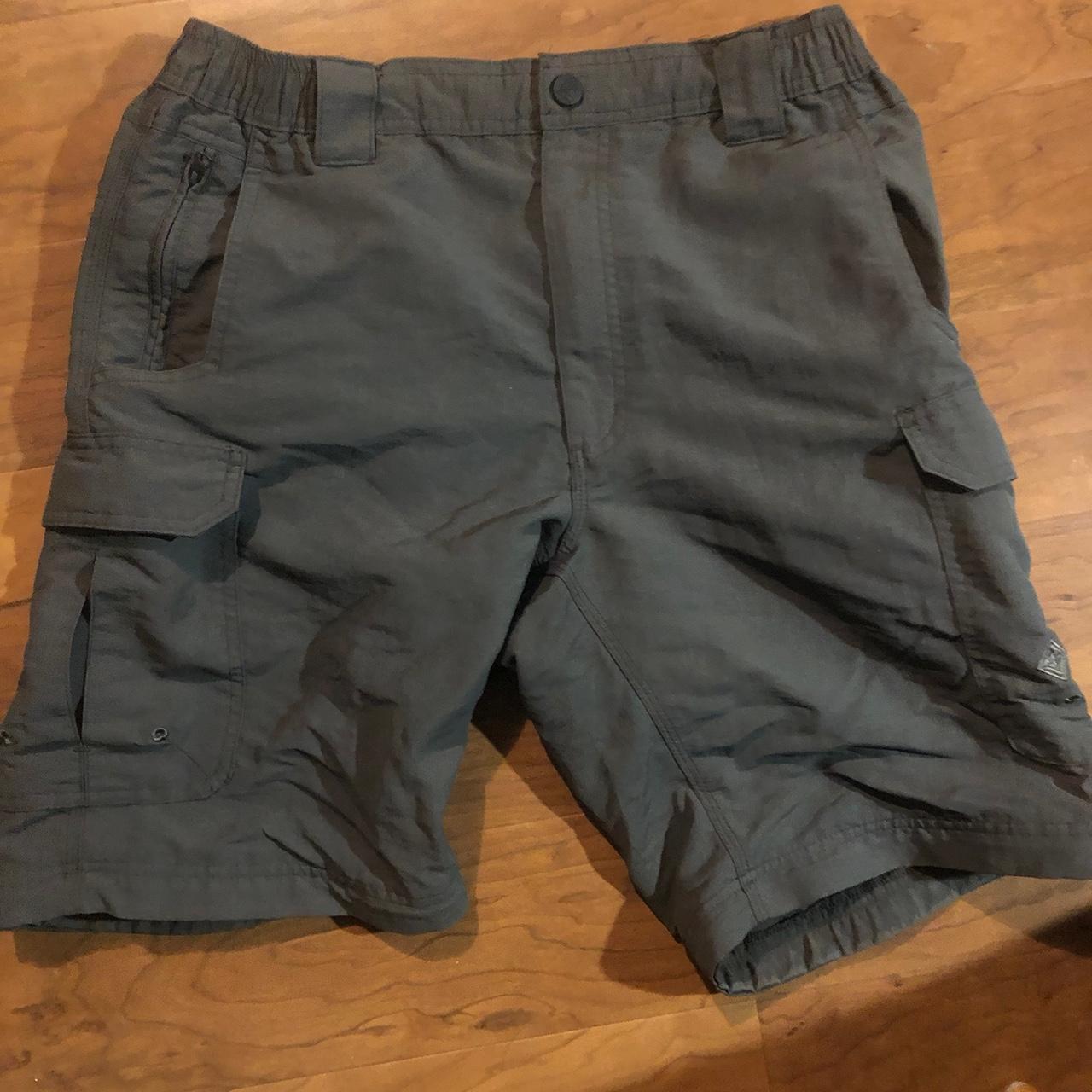 Venturing cargo shorts | Depop
