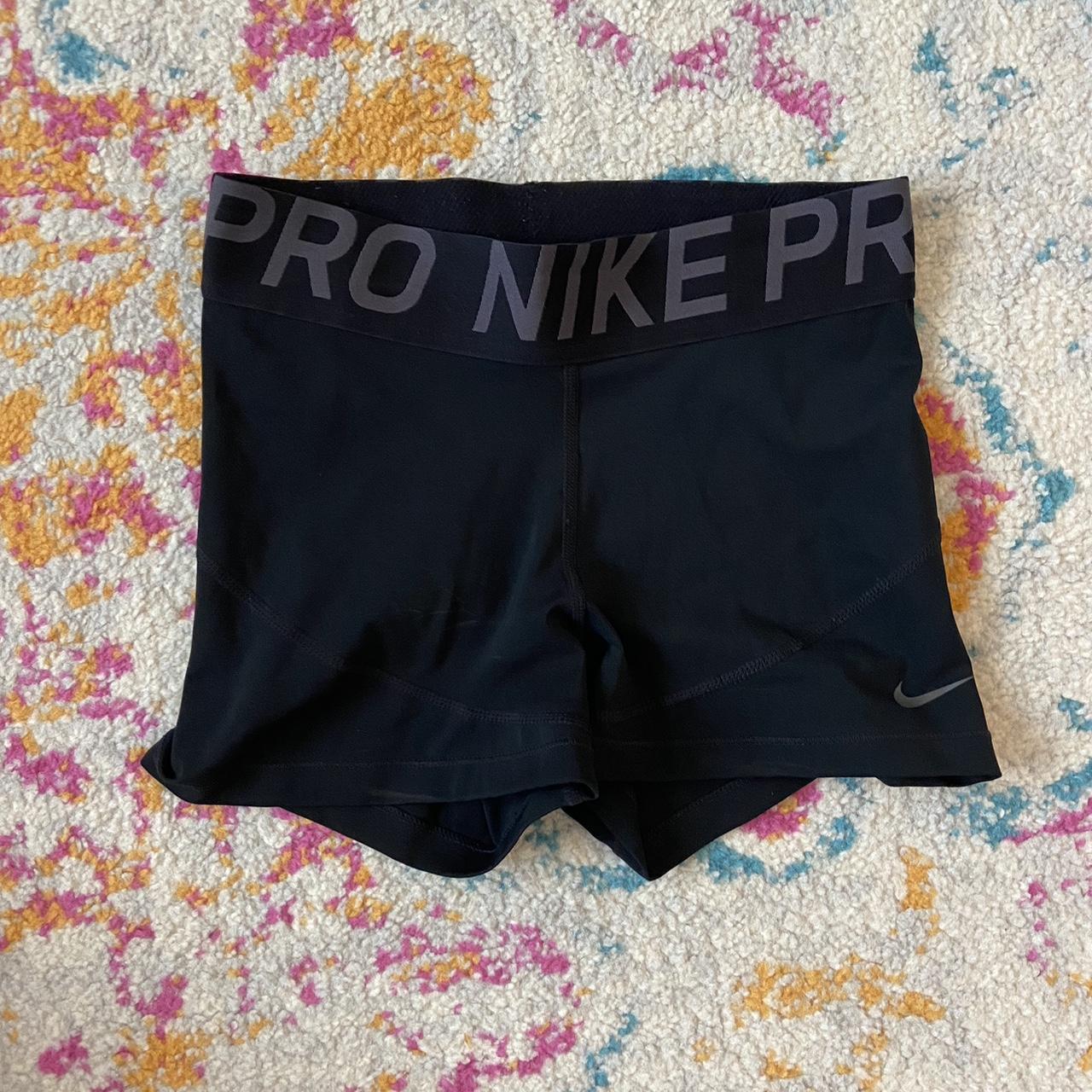 Black Nike Proa size small, perfect condition - Depop