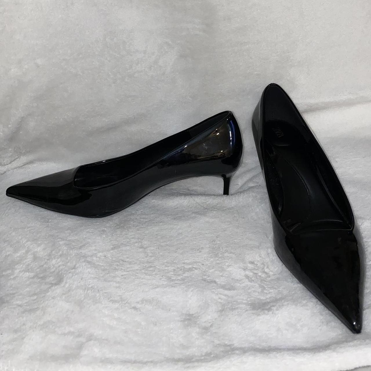 Shiny Black Point Heels Size: Women’s 8 - Depop