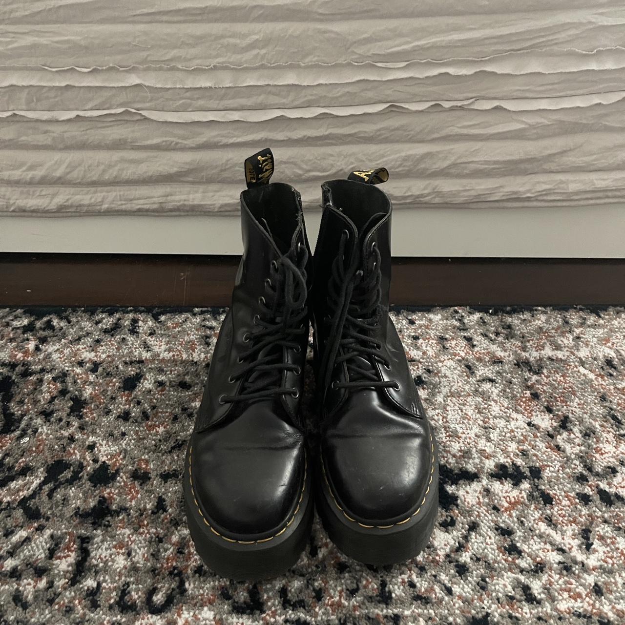 💿 Platform Docs 🍸 Doc Martens 🦪 Size 9 🎞️ Gently... - Depop