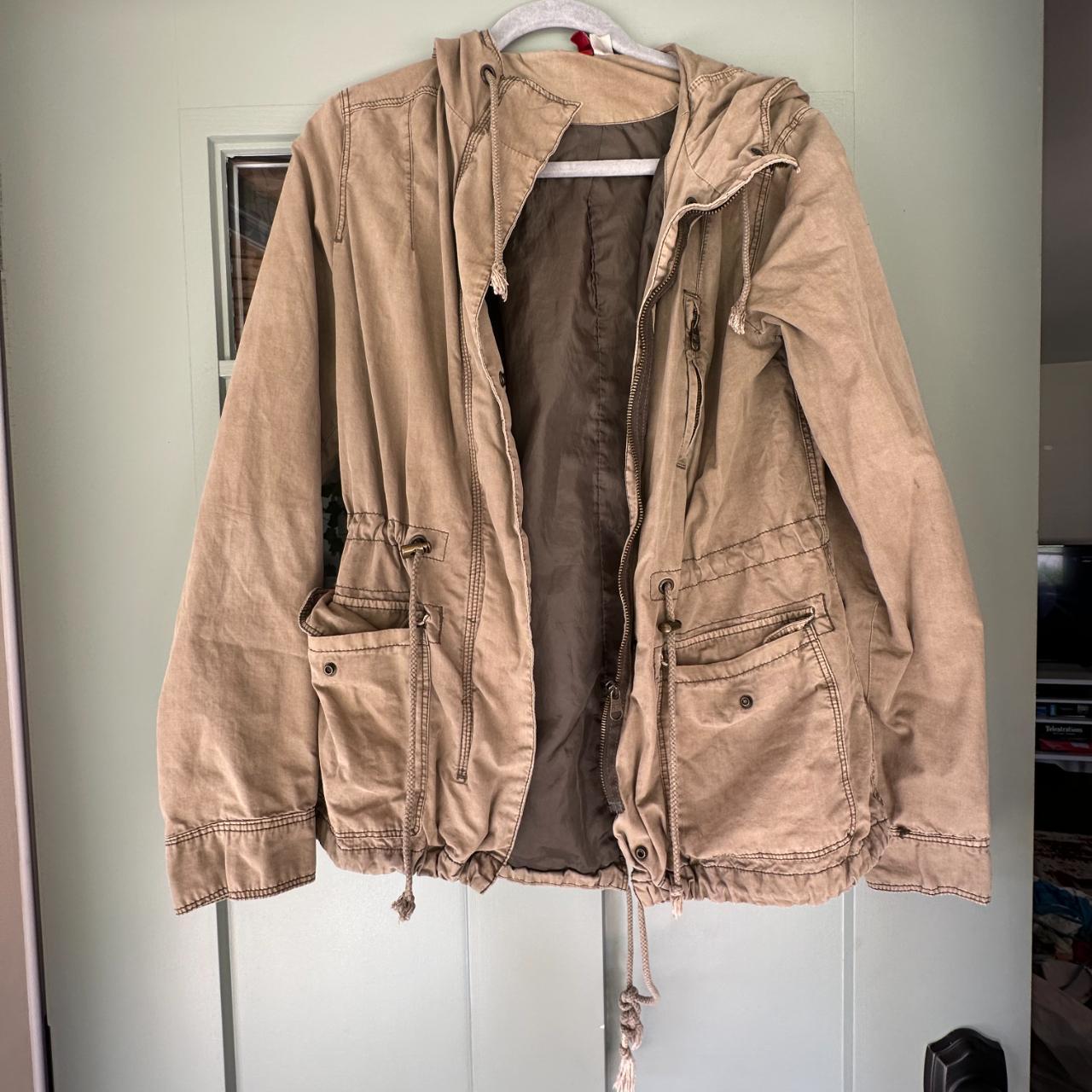 Green fall jacket - H&M - Depop