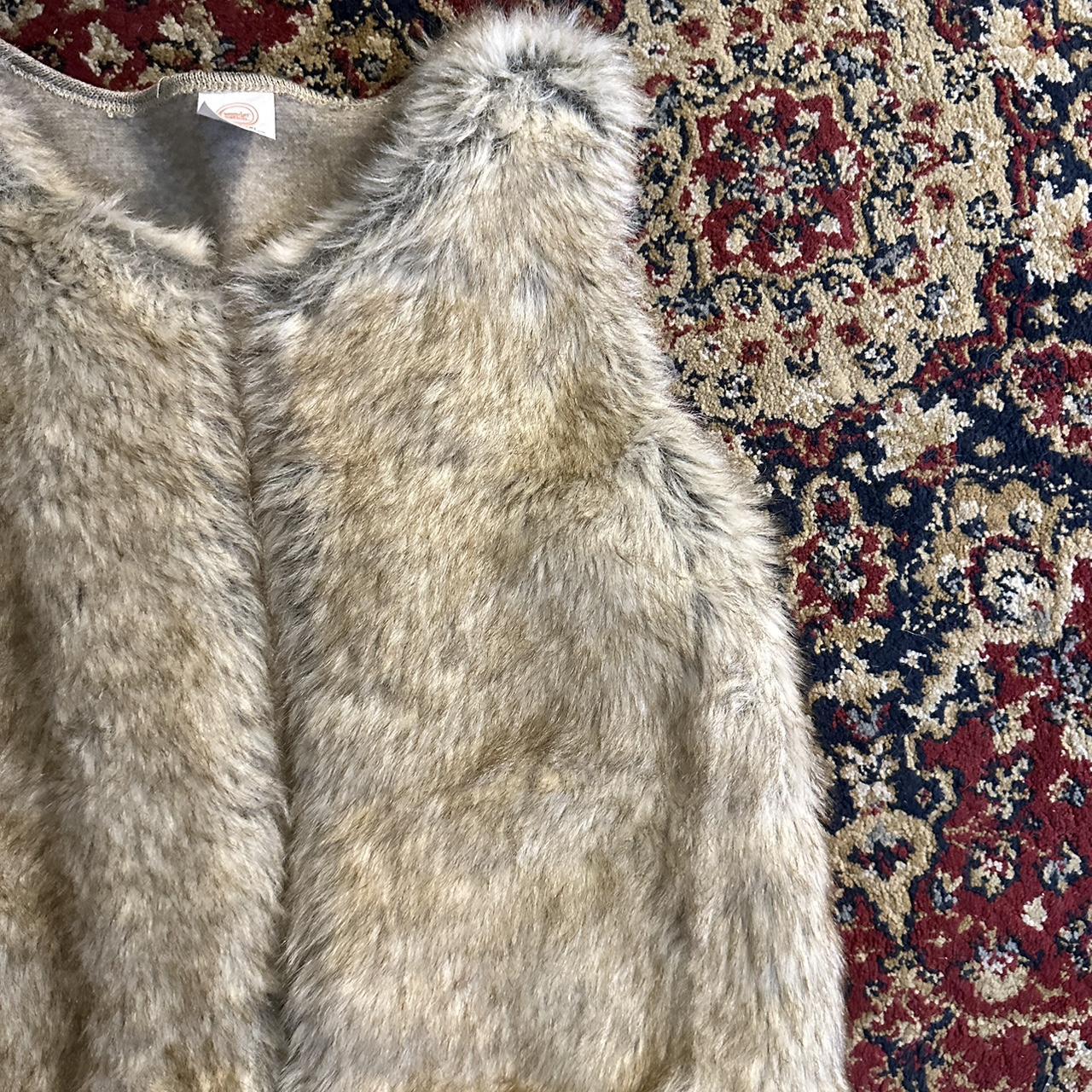Girls fur vest! Fits sizes xs-s best! - Depop