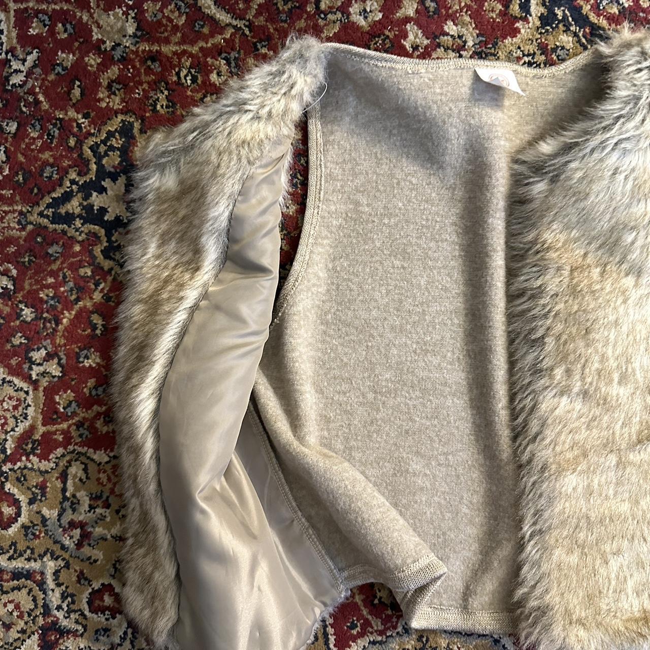 Girls fur vest! Fits sizes xs-s best! - Depop