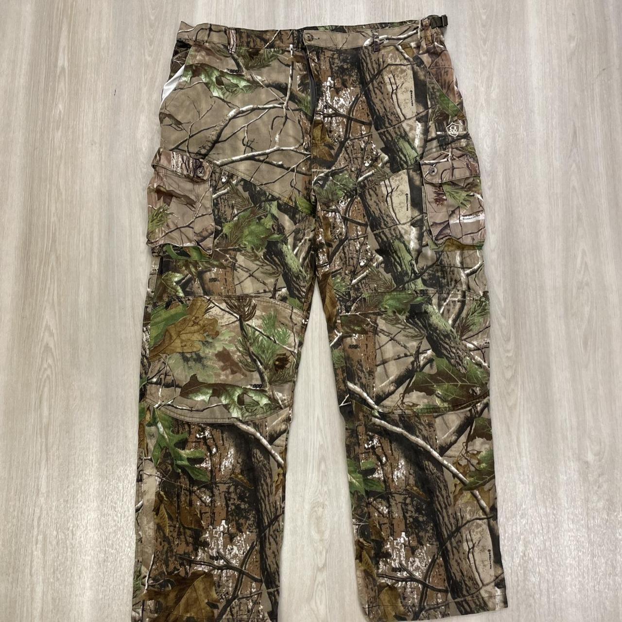 Vintage Y2K Game Winner Realtree Camo Cargo Pants... - Depop