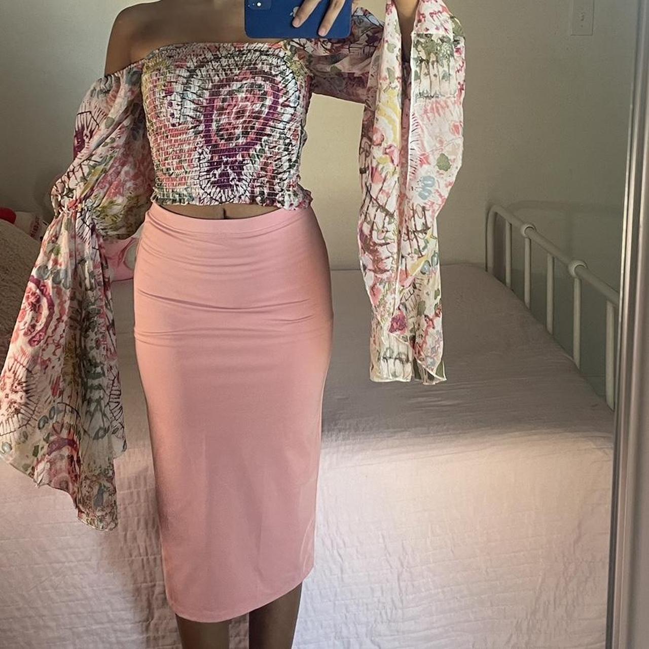 Salmon pink body-con skirt from CottonOn , in great... - Depop