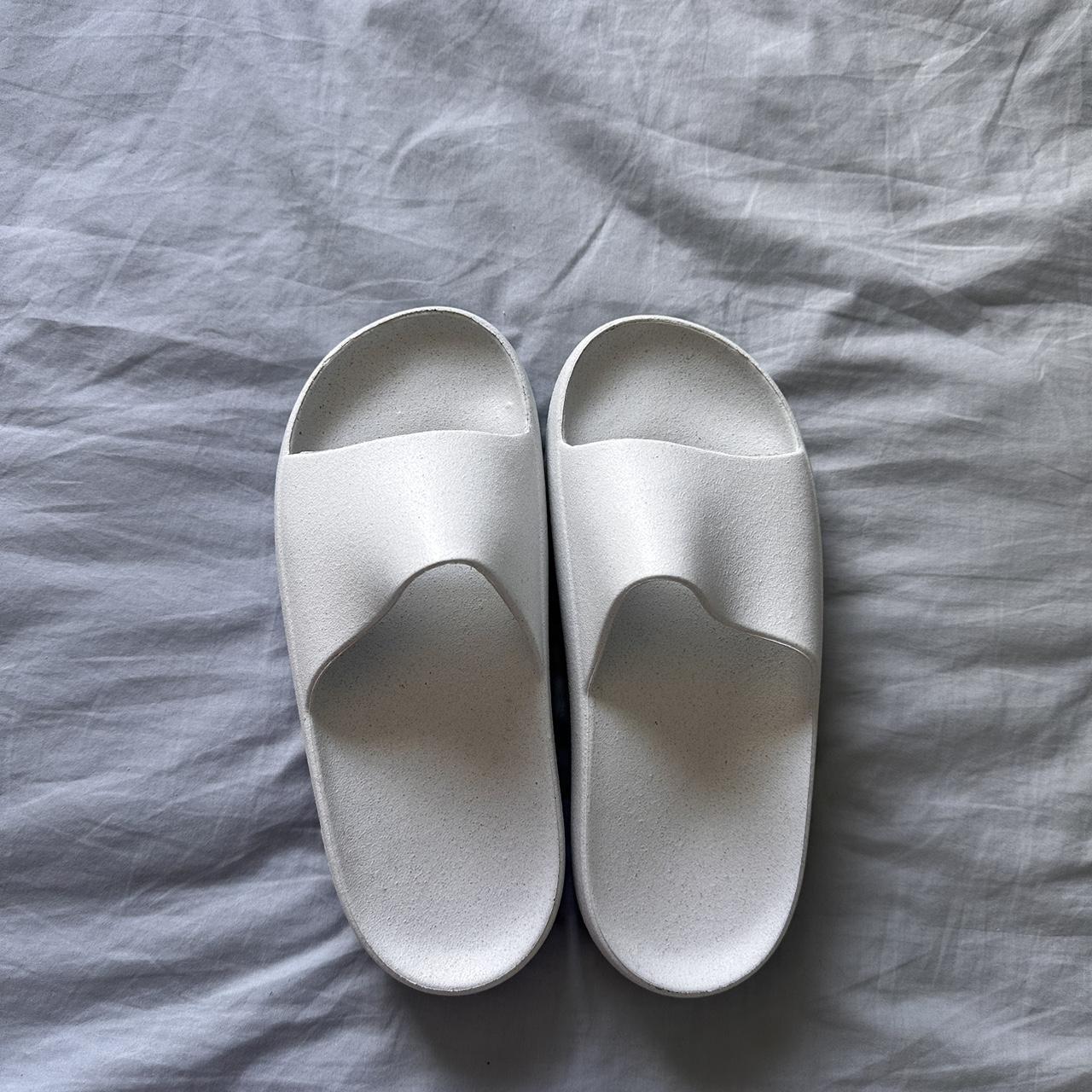 Women’s white pool slides Worn once - Depop