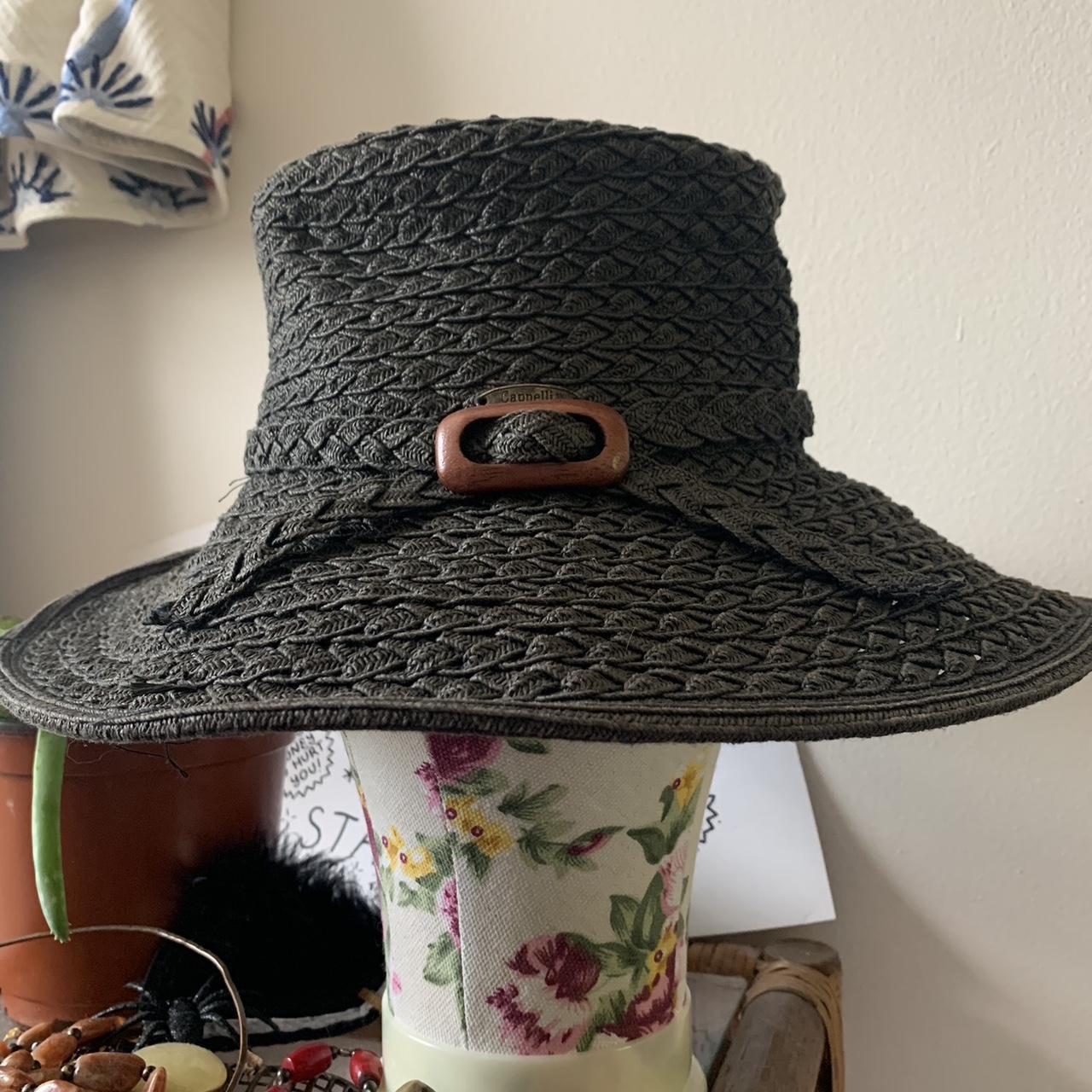 Cappella paper straw hat. This use to be my go to... - Depop