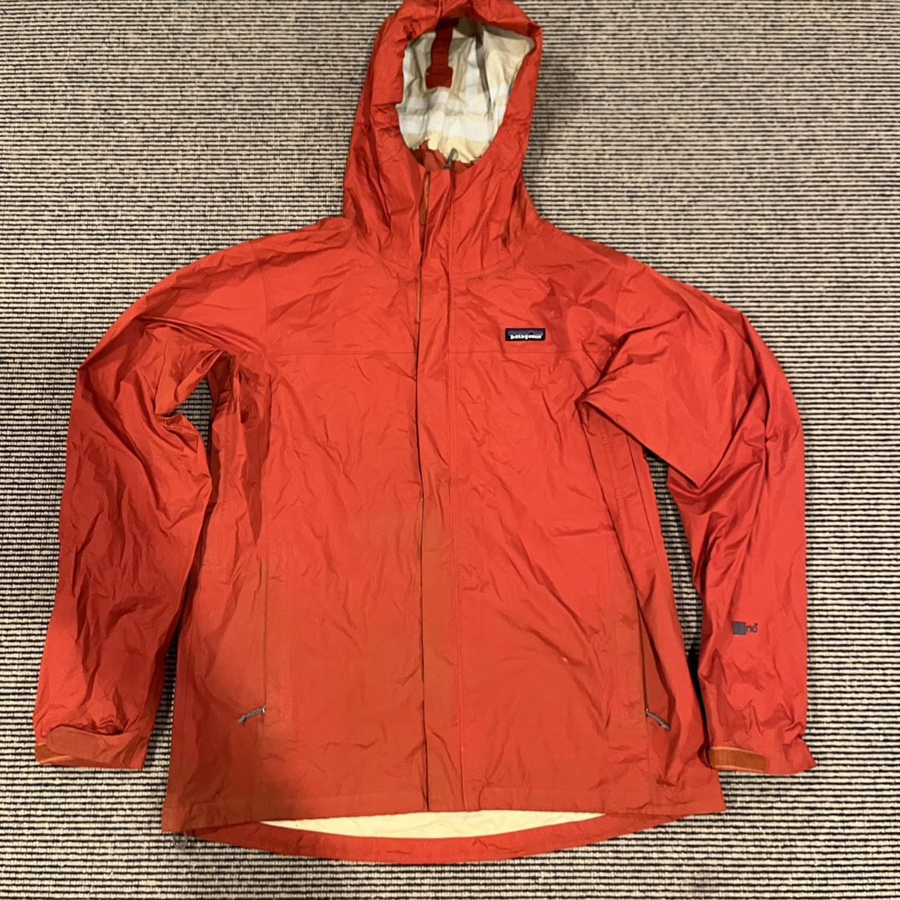 Size large Patagonia rain jacket - Depop