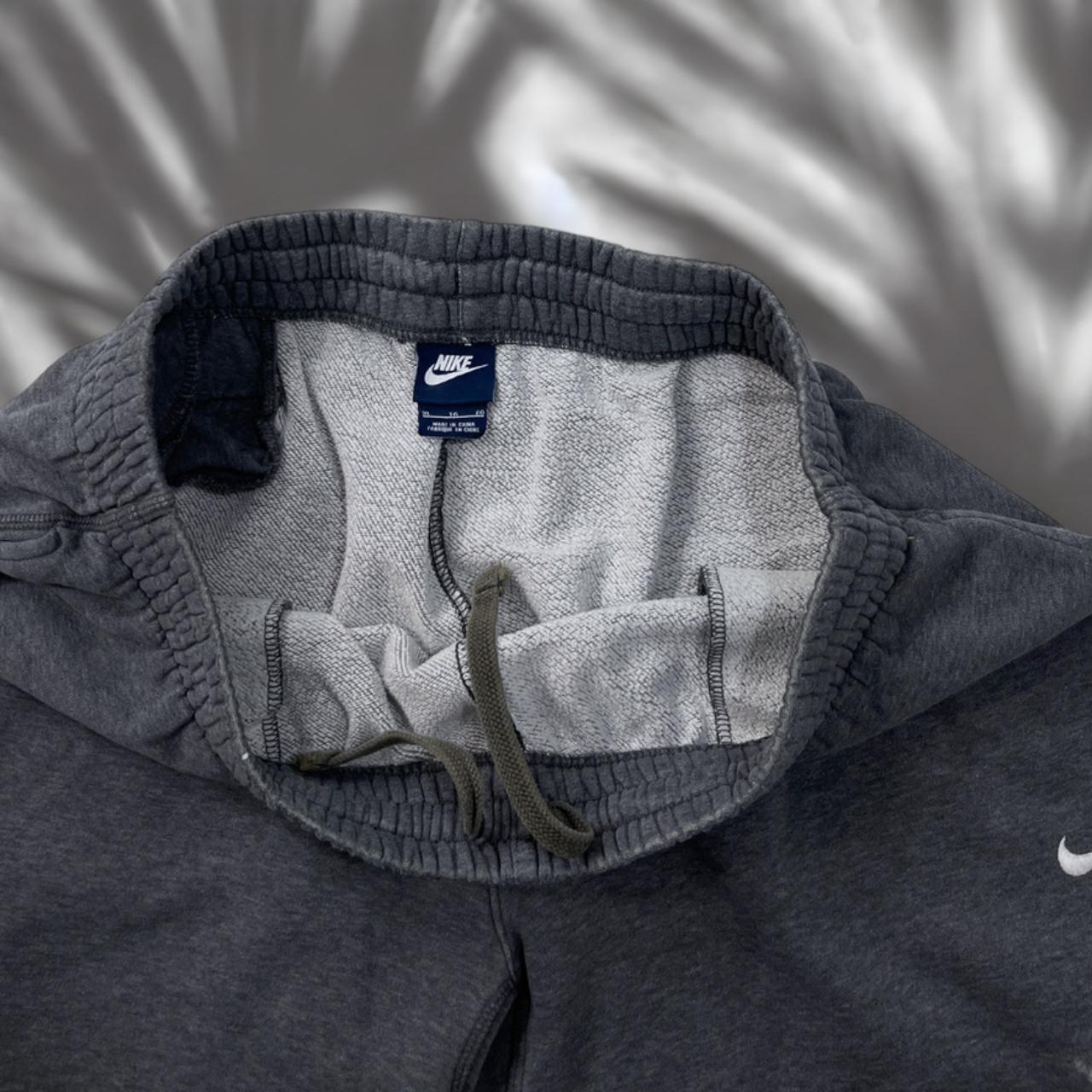 baggy xl nike cargo sweatpants. preloved, flaws... - Depop