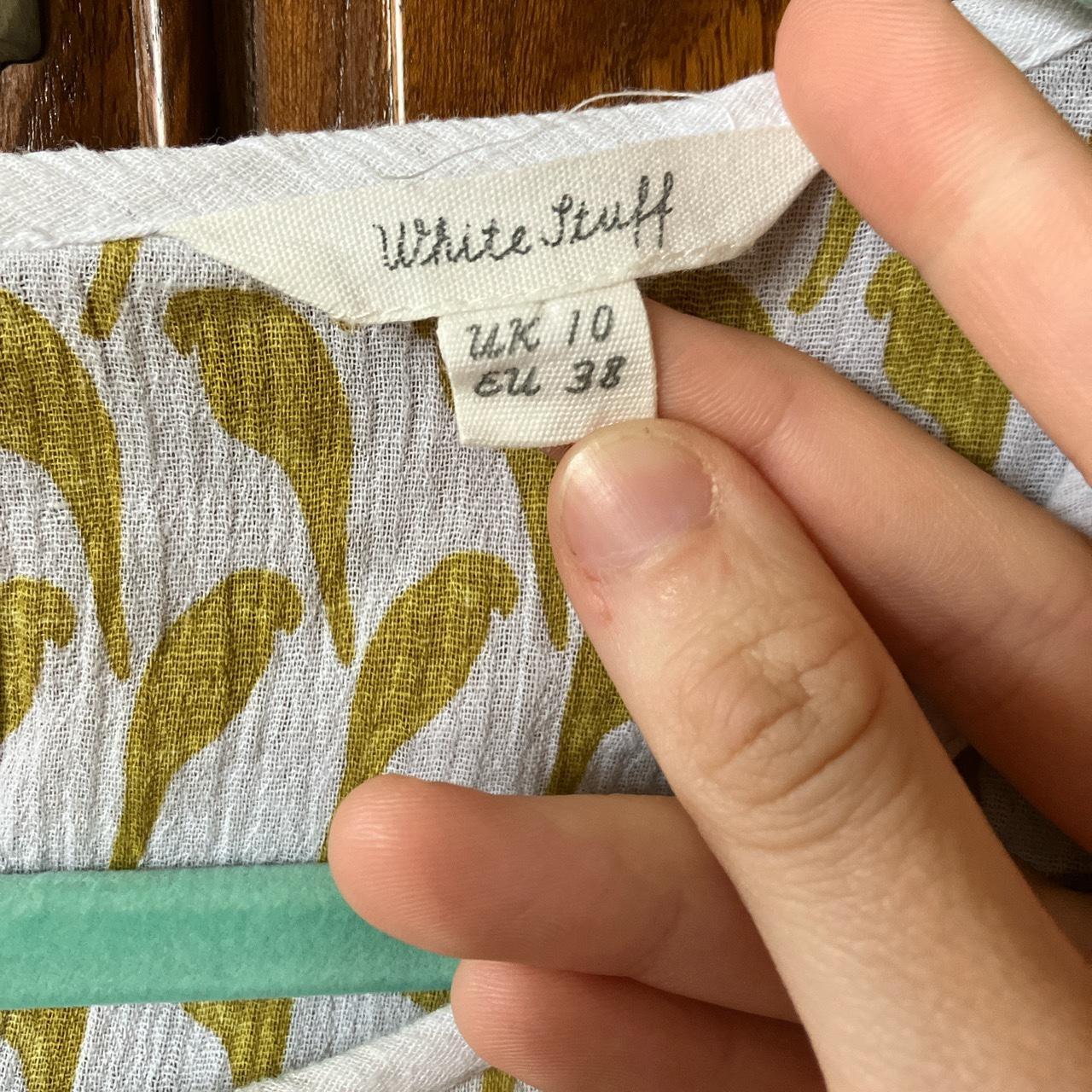 Really cool white stuff printed blouse with parrot 🦜... - Depop