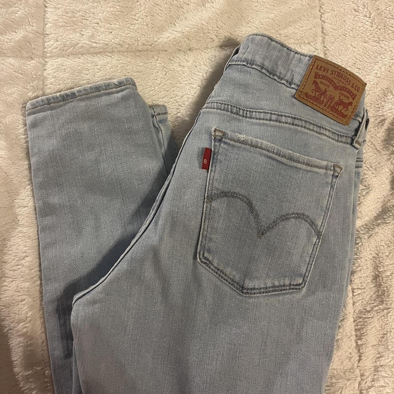 LEVI skinny jeans Size 27 - Depop