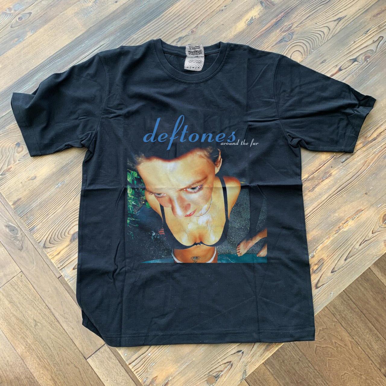 Short sleeved deftones around the fur Tee t... - Depop