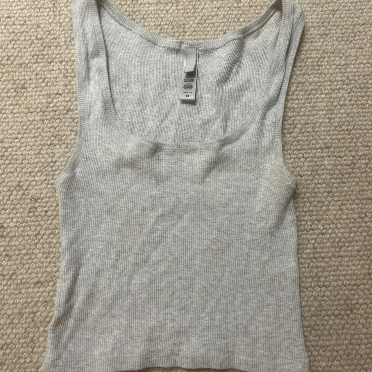 skims grey top 🩶 size xs worn a couple if times,... - Depop