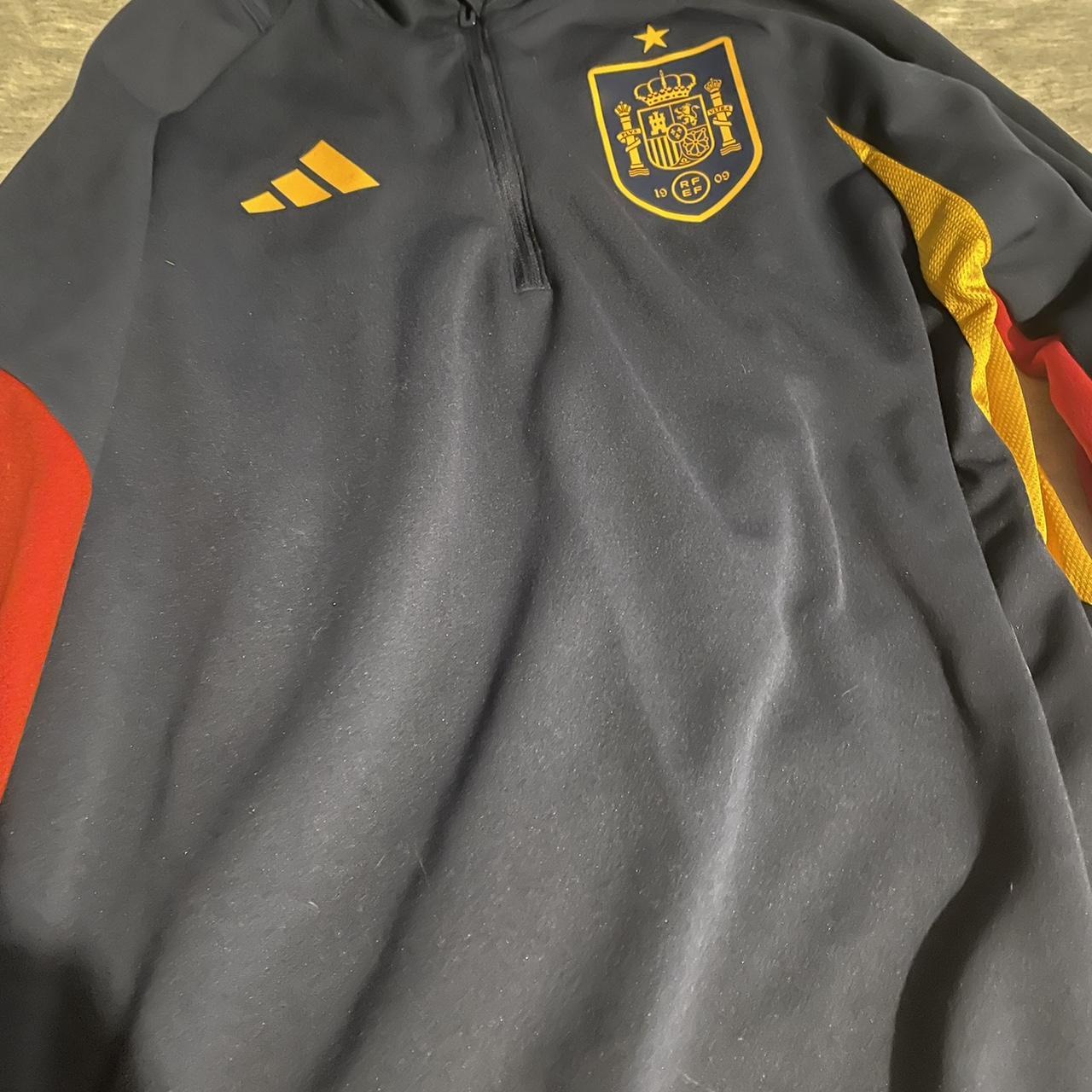 Spain track top boys 13-14 - Depop
