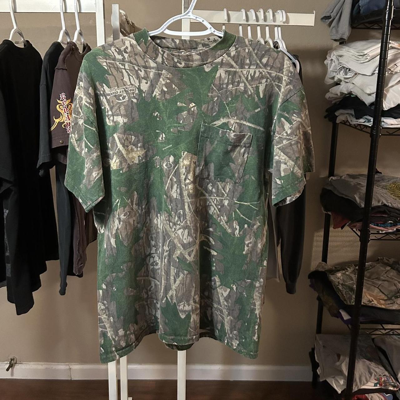 Y2K Mossy Oak Camo Pocket Tee in very good... - Depop