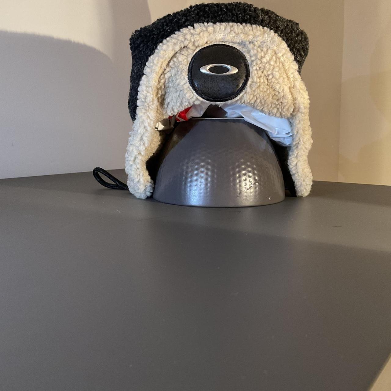 Vintage Oakley Trapper Hat - Depop