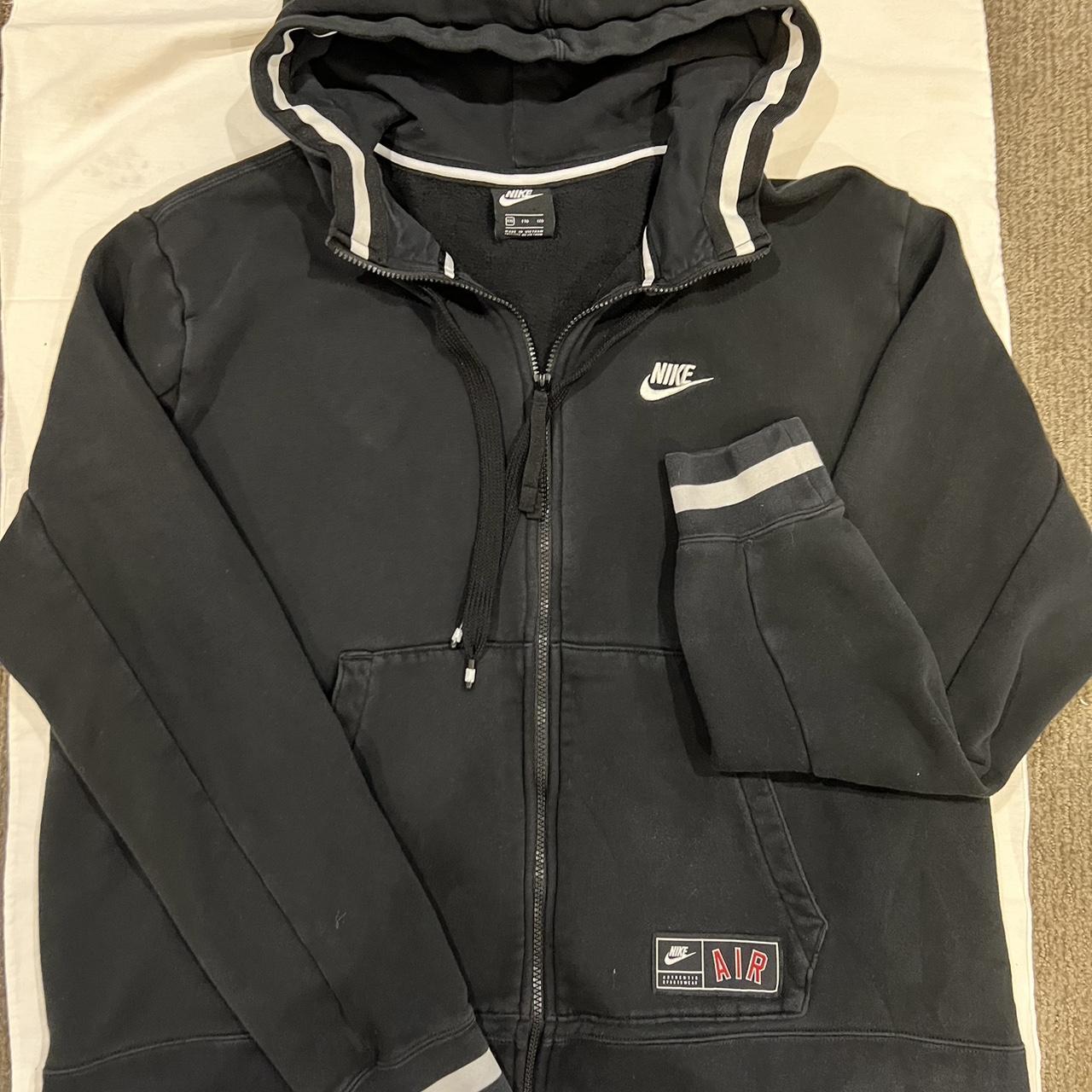 sick vintage nike zip up size XXL. fits like an XL... - Depop