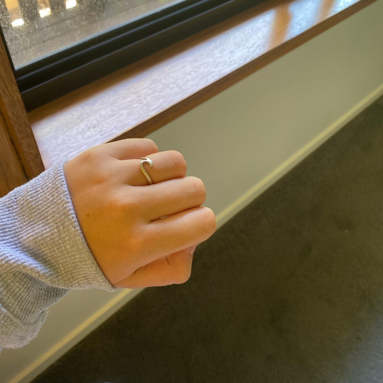 sterling silver wave ring adjustable - Depop