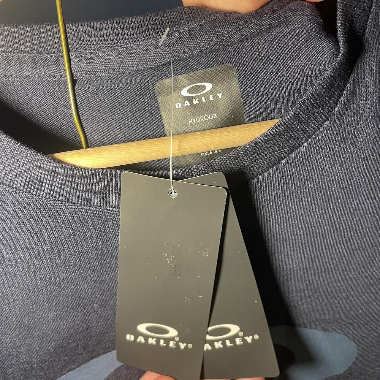 Oakley T-shirt Brand New With Tags, Never worn Size Xl - Depop