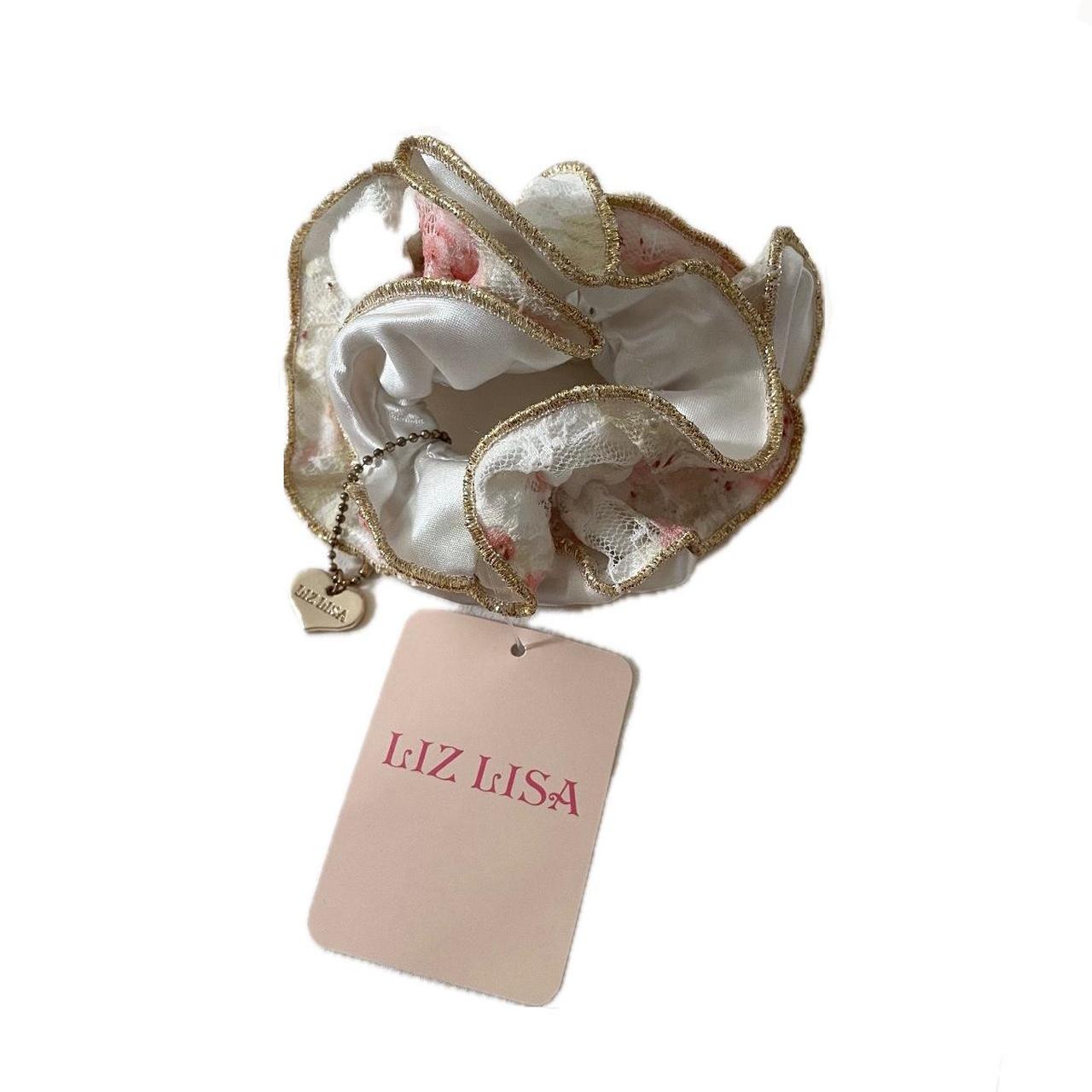 NWT liz lisa scrunchie 🎀 has a gold heart charm that... - Depop