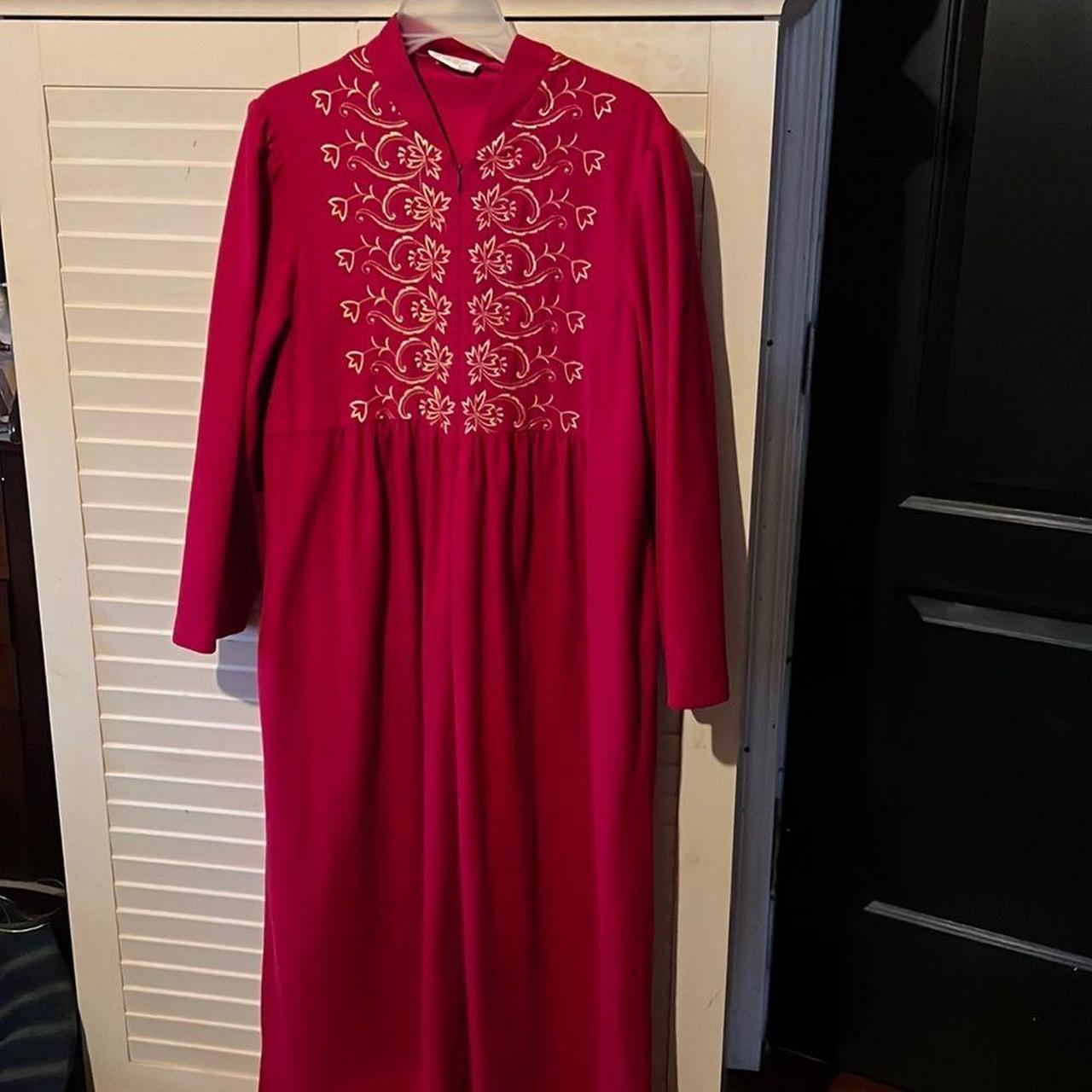 Vintage cachet gold embroidered housecoat/robe, 1/4... - Depop