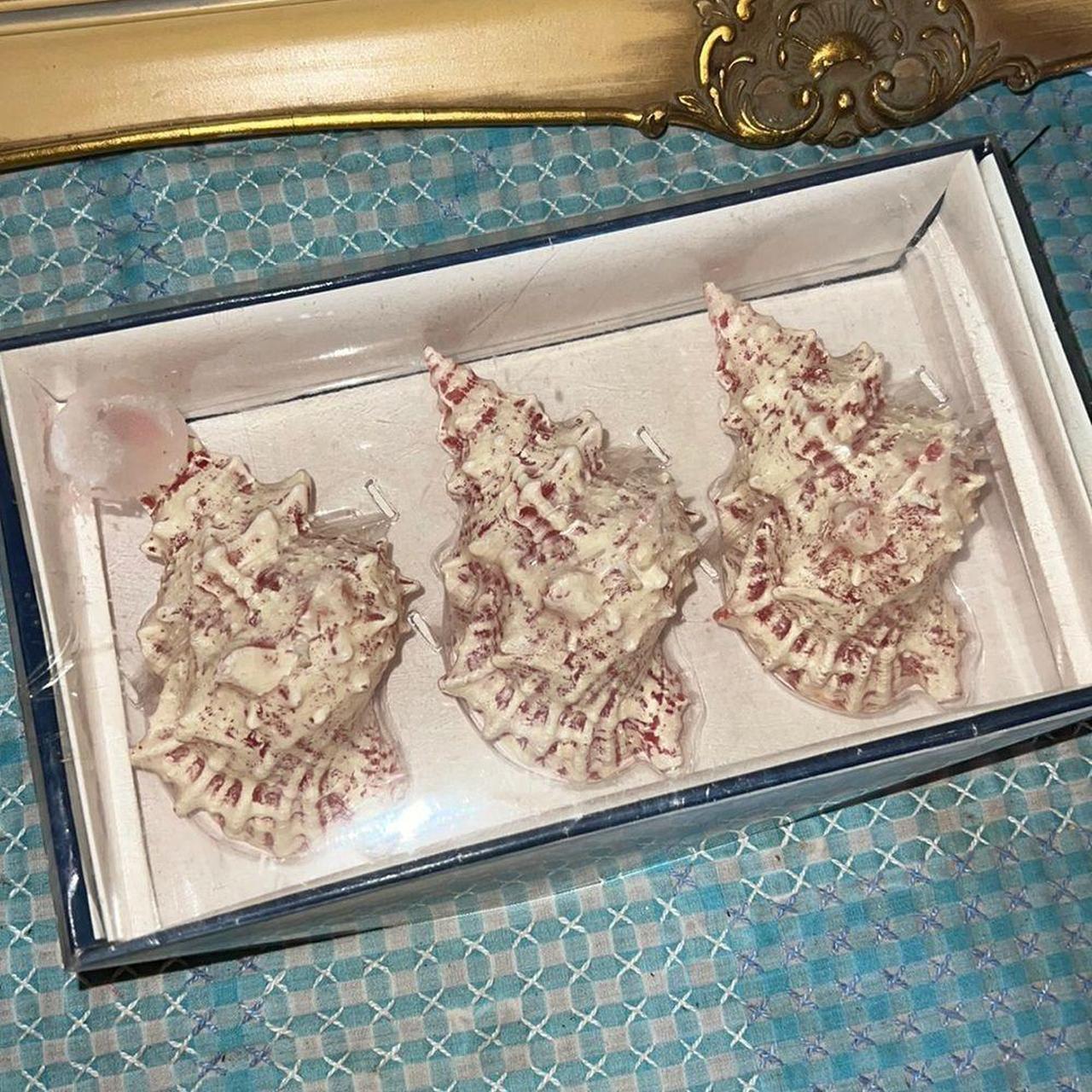 Bill Blass home decor, decorative, seashell candles,... - Depop