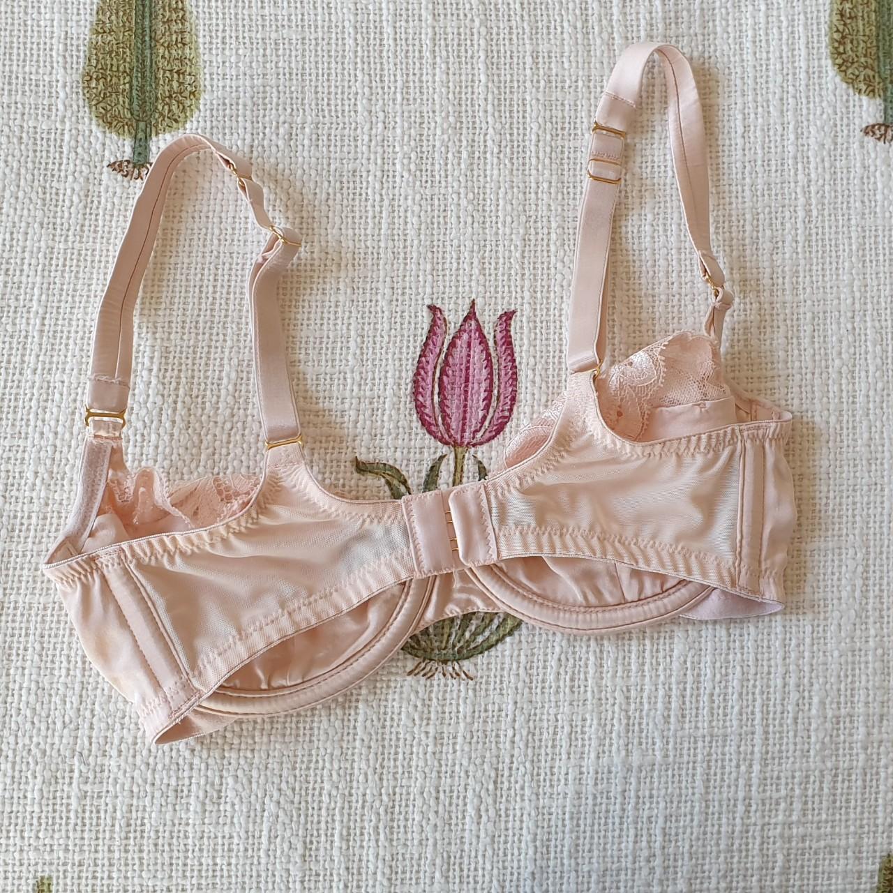Women's Pink Bra | Depop