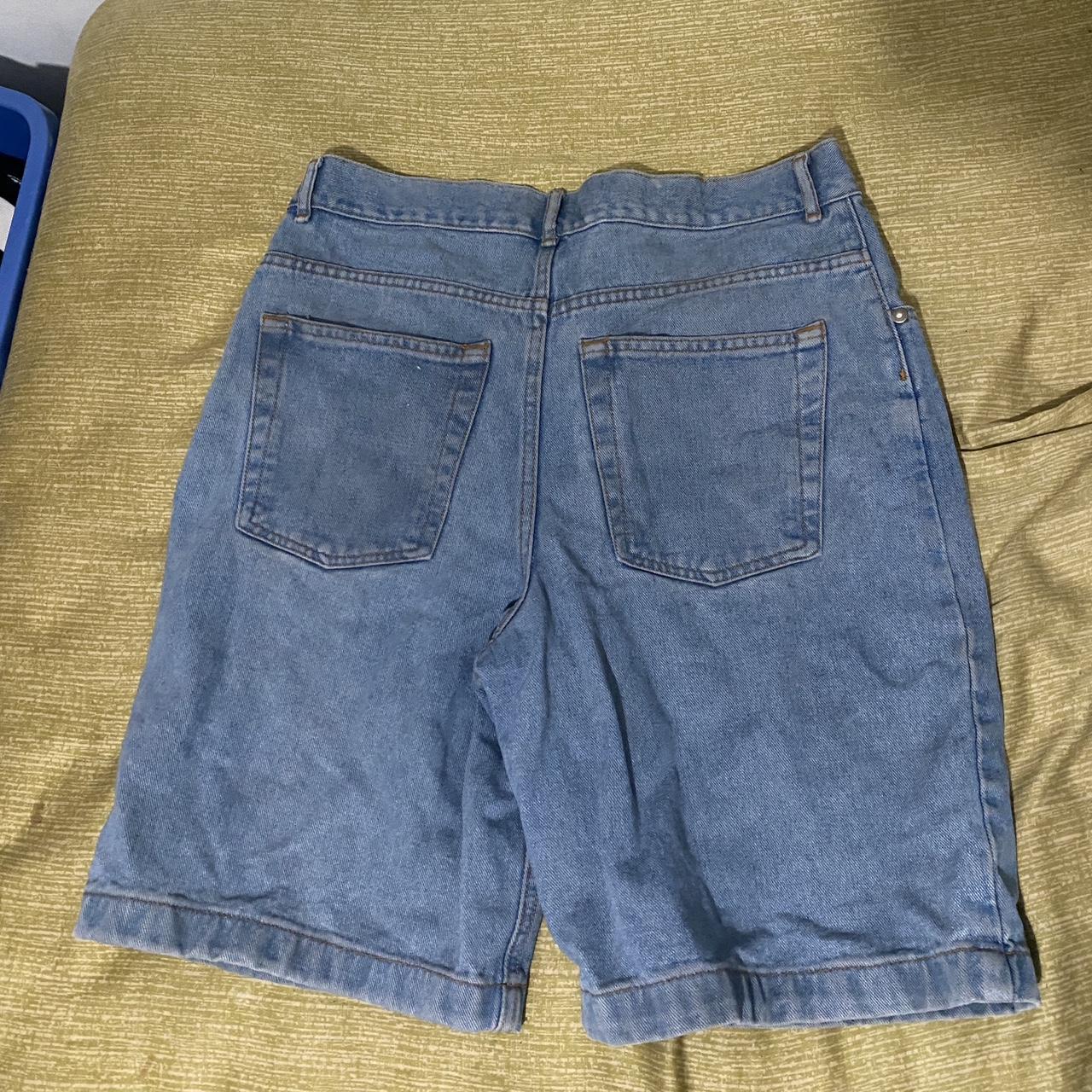 w 34 jean short jorts theyre a weird tint of blue... - Depop
