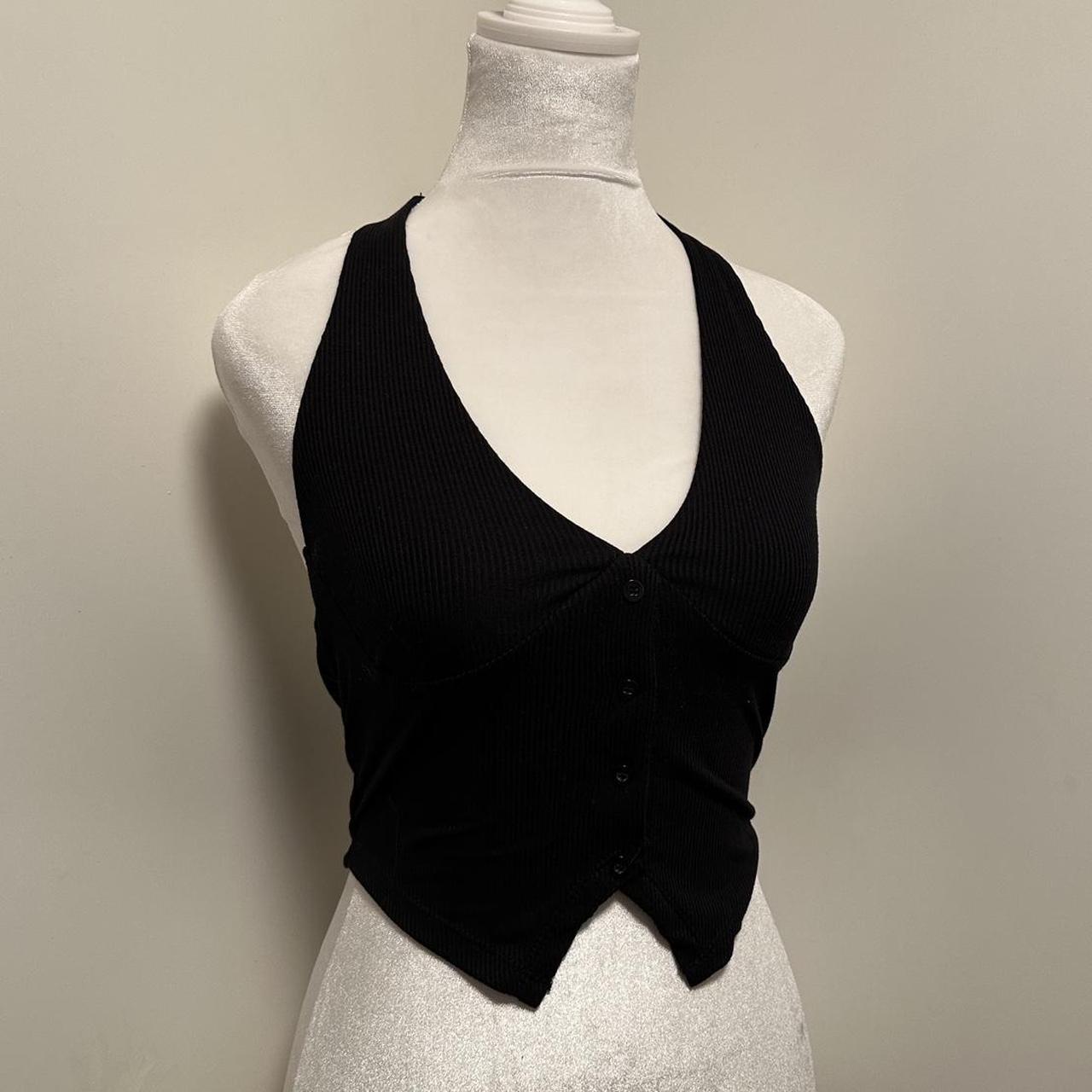 Halter vest crop top Too small on me :( the lining... - Depop