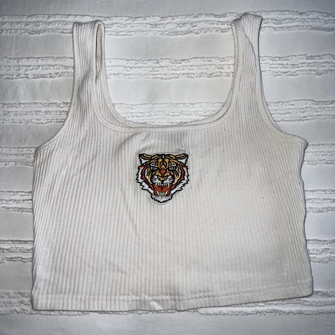 Embroidered lion crop top 🦁 🤍 - Depop