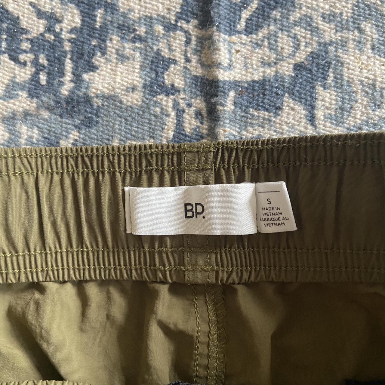 BP Men's Khaki and Green Shorts | Depop