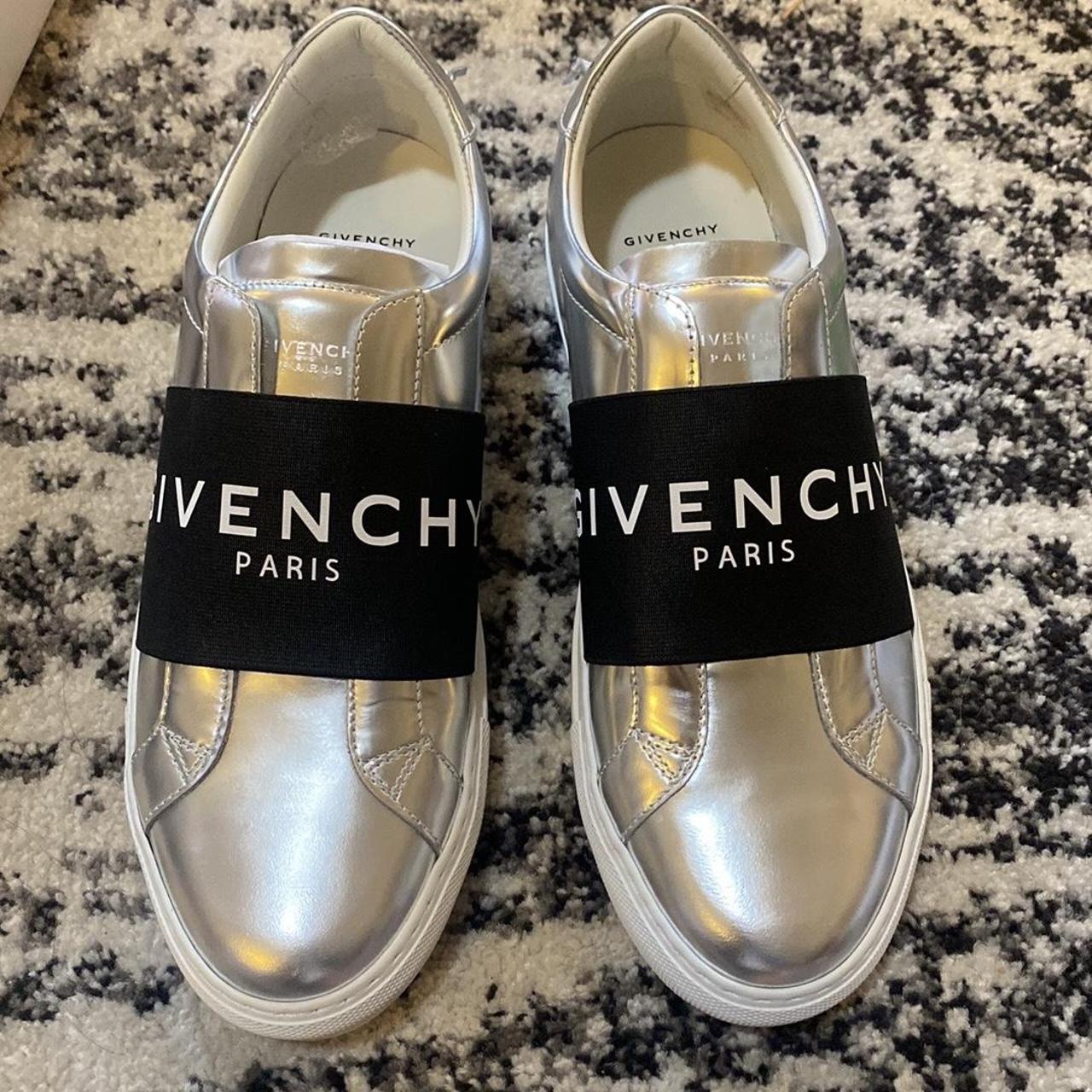 Givenchy Women's Loafers | Depop