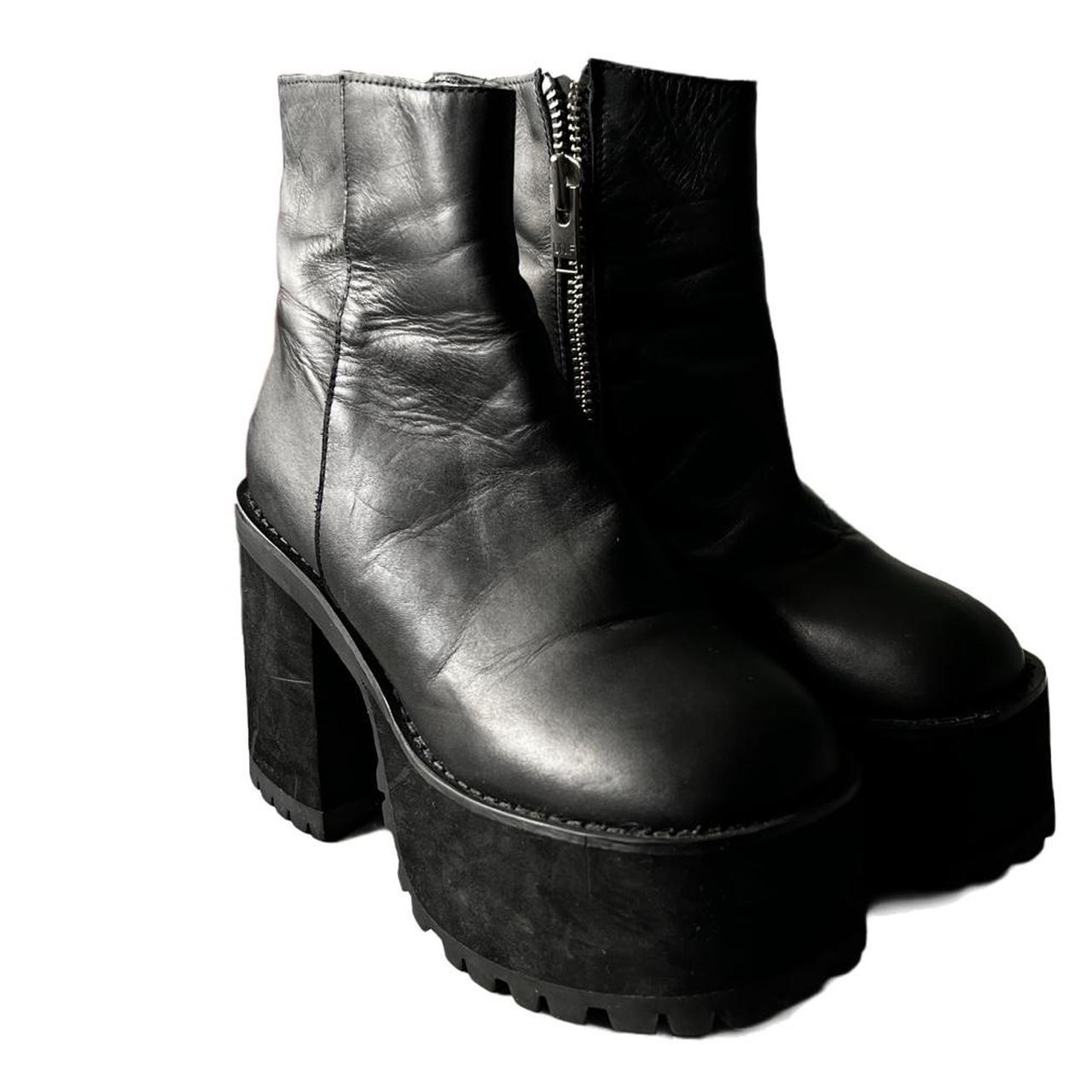 unif bonnie boot - Depop