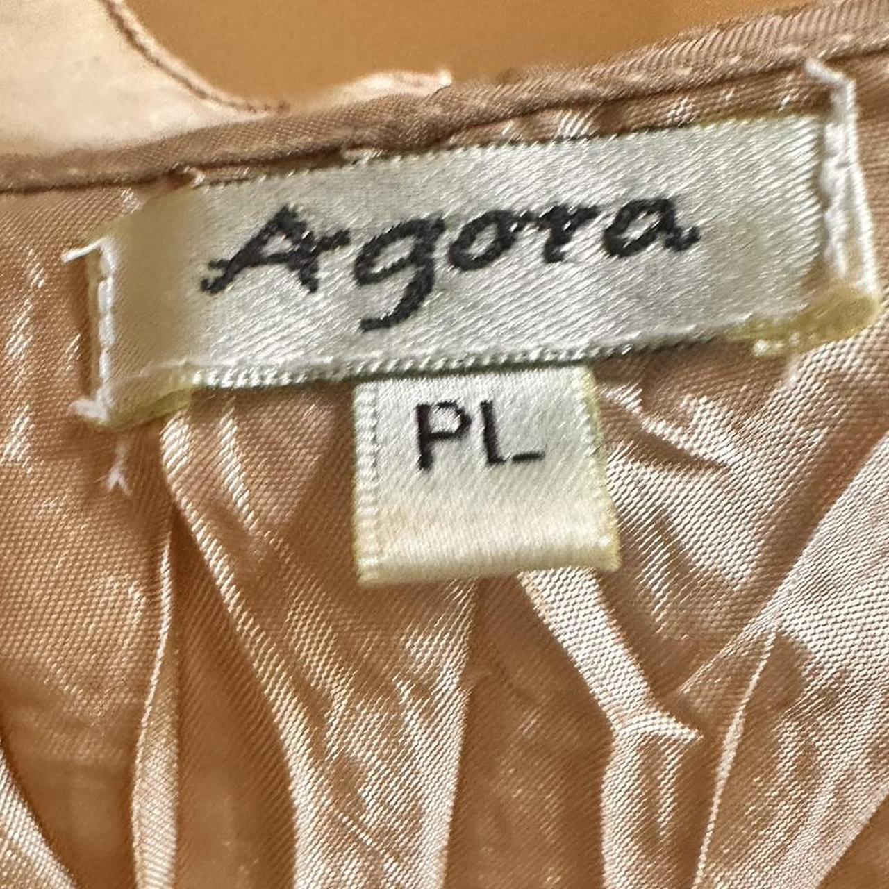 Agora pleated top Pit to pit: 21” Length: 24” - Depop