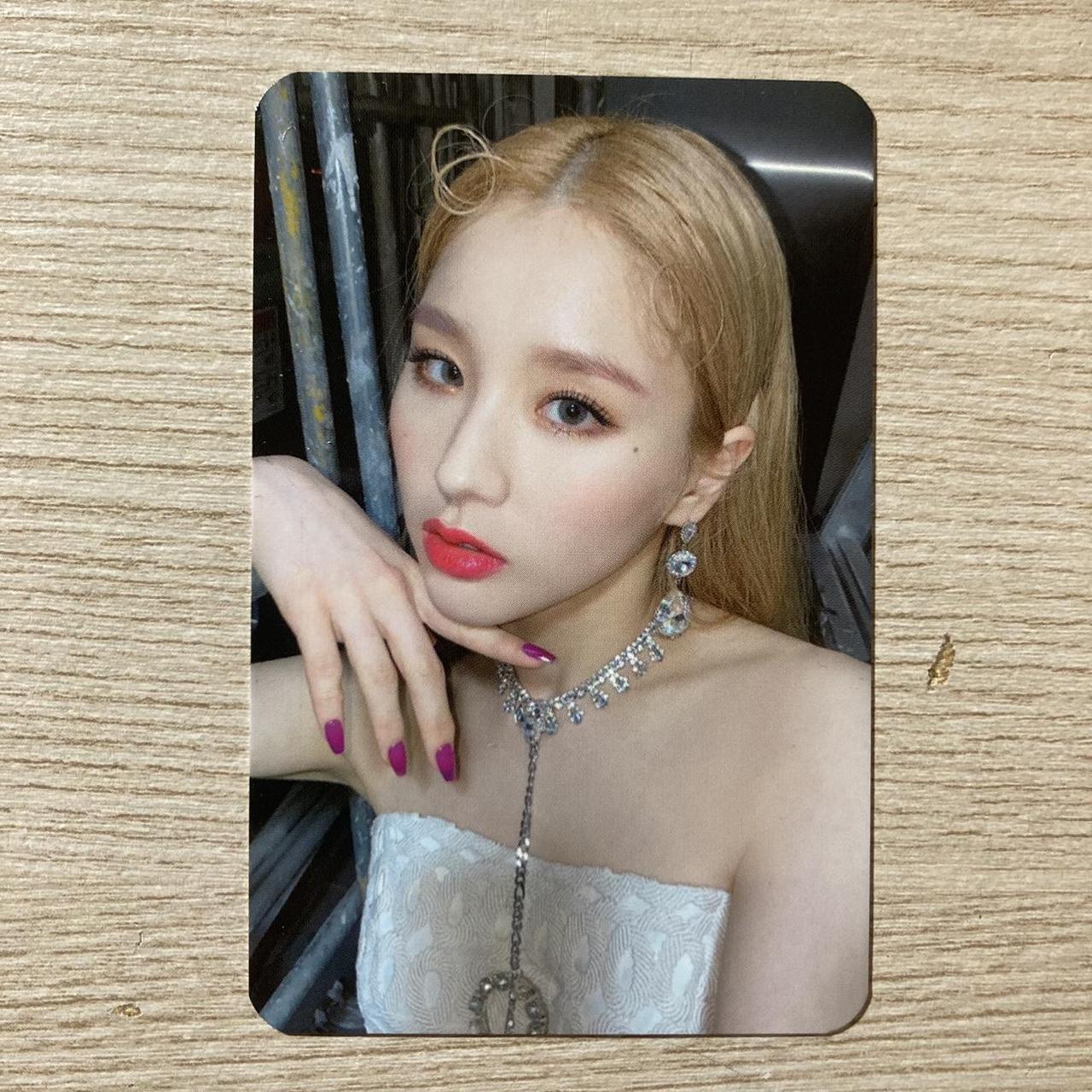 LOONA Heejin &/PTT version A album photocard - Depop