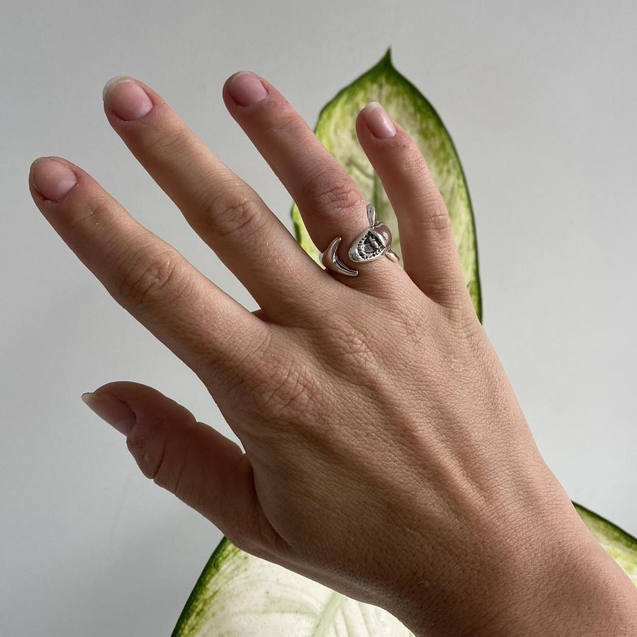 ABSOLUTELY GORGEOUS Great White Shark Ring 🦈 🌊... - Depop