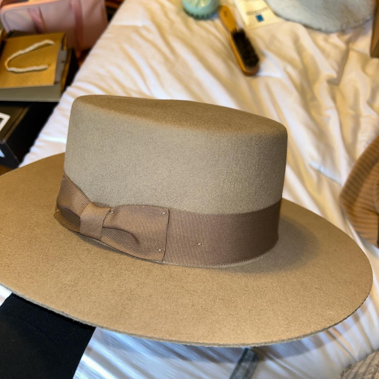 Used WYETH wool hat. Straight rim beige hat O S