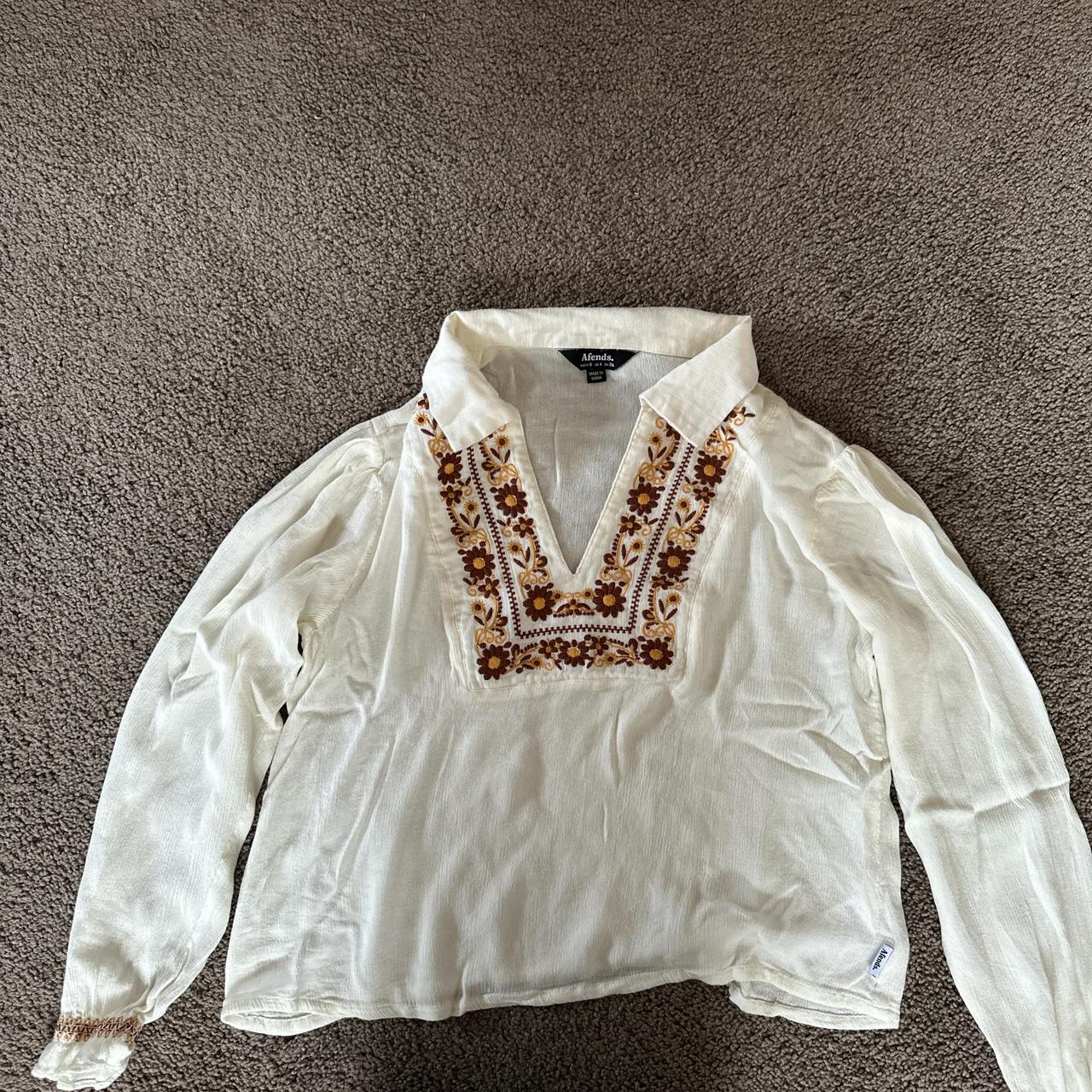 Afends cowgirl 70s style collared top! Size S/8.... - Depop