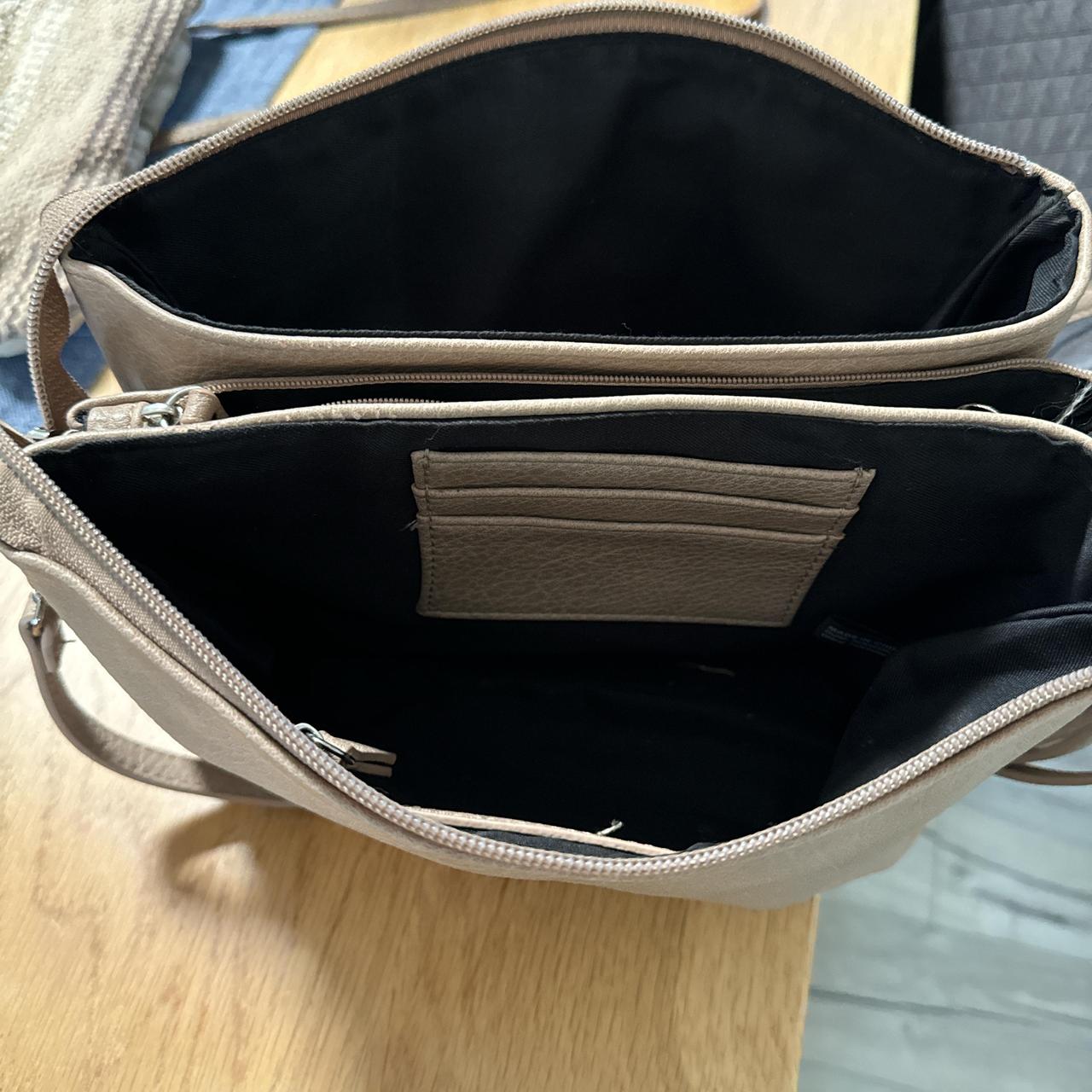 Wayne cooper adjustable shoulder bag VGC - Depop