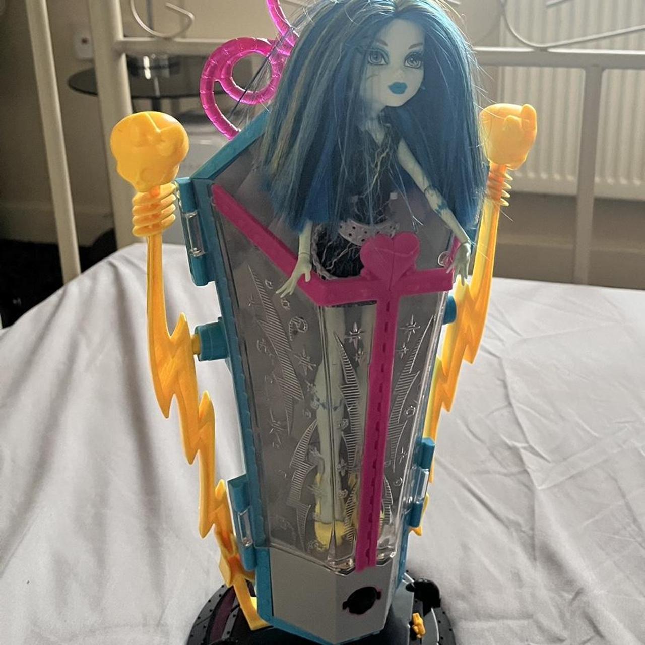 Monster High - Freaky Fusion Recharge Chamber with... - Depop