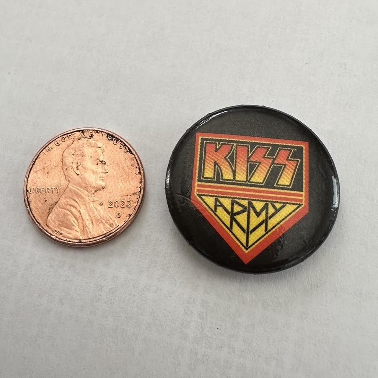 Kiss Pin - Depop