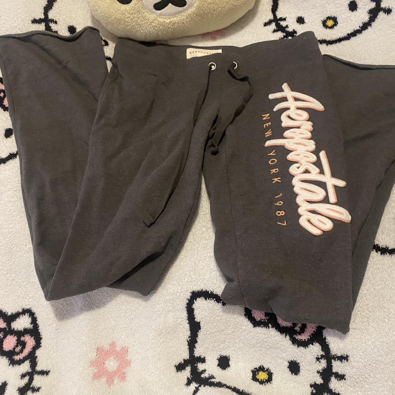 𝐒𝐮𝐩𝐞𝐫 𝐜𝐮𝐭𝐞 𝐟𝐥𝐚𝐫𝐞 𝐬𝐰𝐞𝐚𝐭𝐬 𝐟𝐫𝐨𝐦 𝐚𝐞𝐫𝐨𝐩𝐨𝐬𝐭𝐚𝐥𝐞 🩶🩷𝐬𝐢𝐳𝐞... | Depop