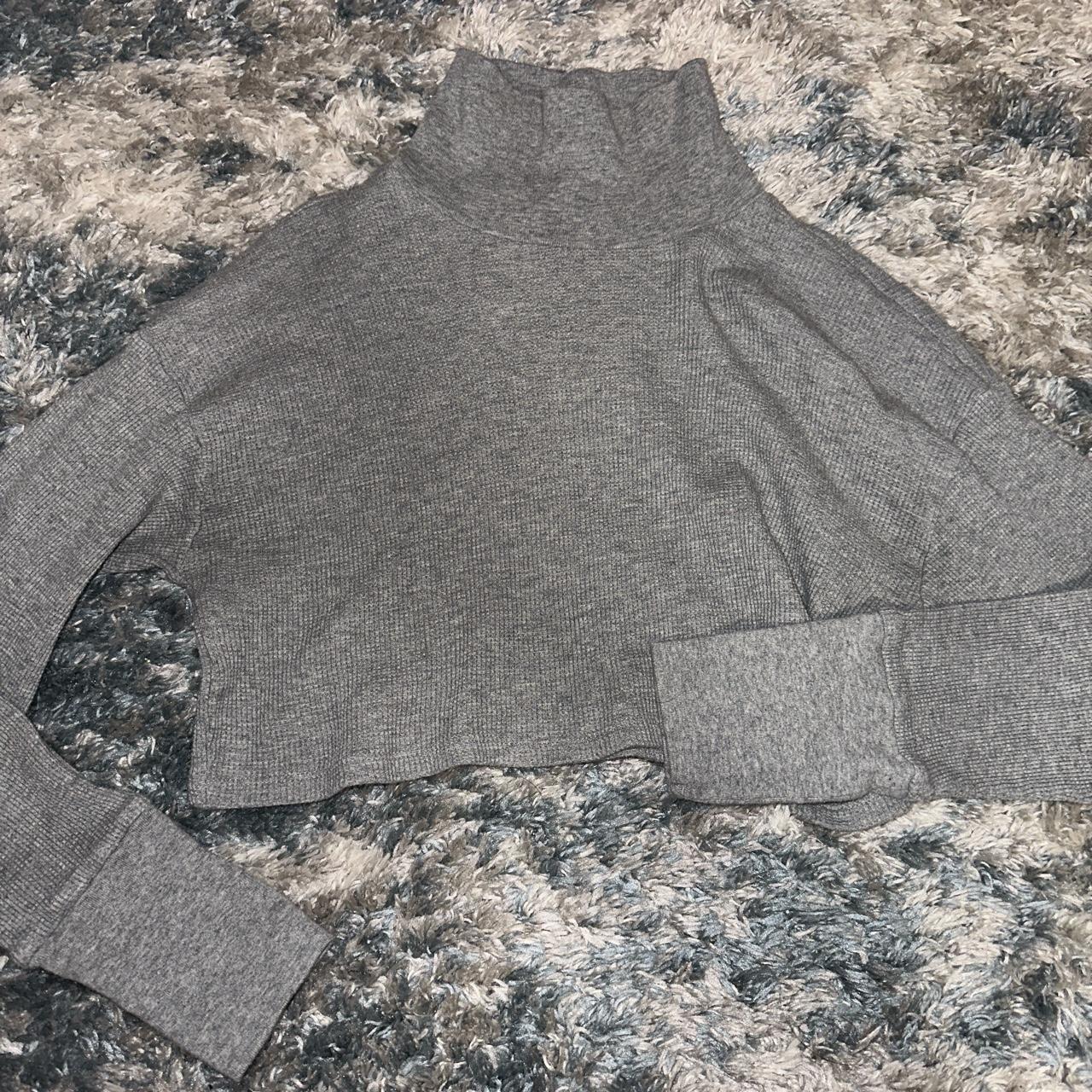 Ribbed forever 21 cropped long sleeve. Size S - Depop