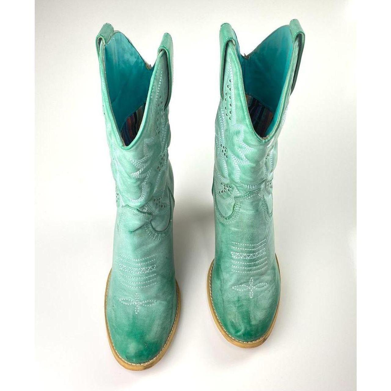 Very Volatile Women's Green Boots | Depop