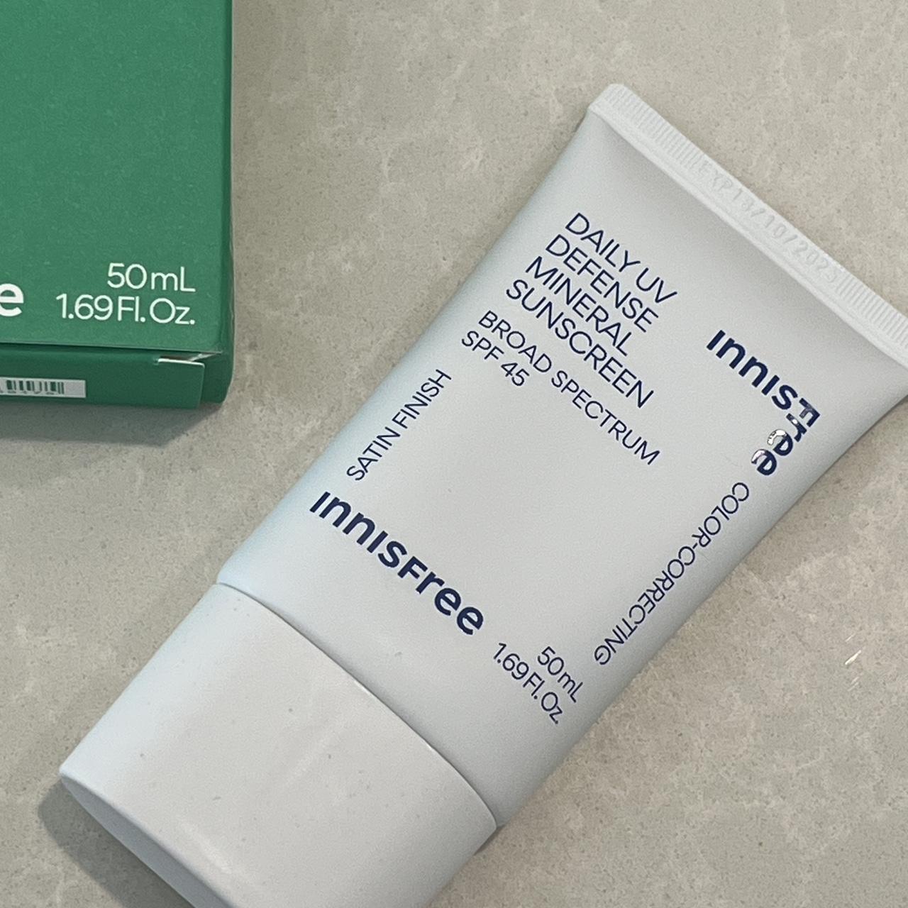Innisfree Spf 45 A green-tinted mineral sunscreen,... - Depop