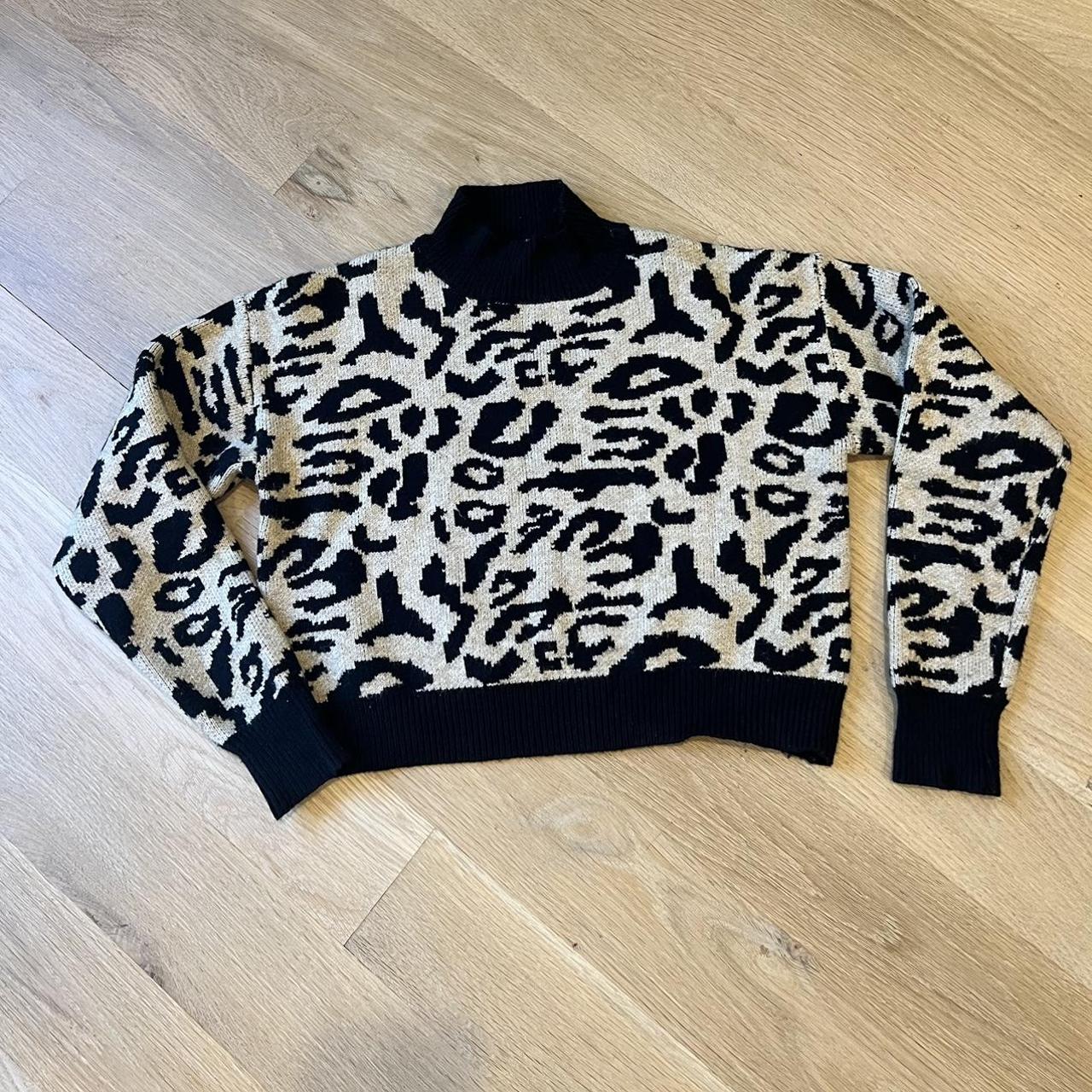 super cute cropped cheetah print sweater🖤🤍 perfect... - Depop