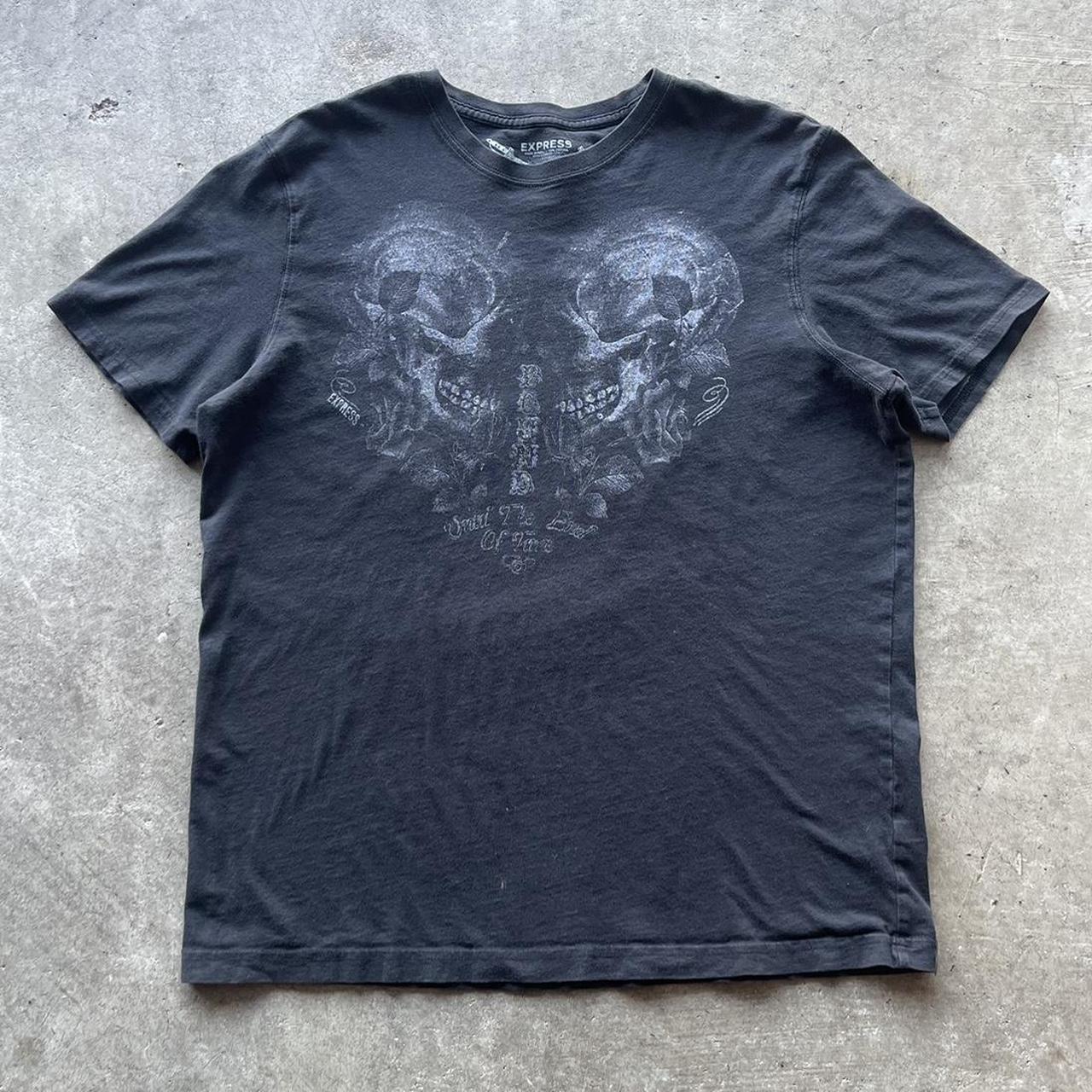 cyber y2k skulls tee shirt 🏴‍☠️ fye front hit, fits a... - Depop