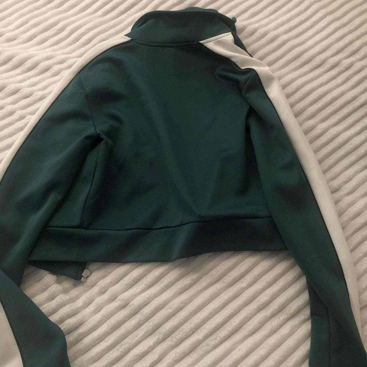 Green cropped H&M jacket Size XS Only worn a few... - Depop